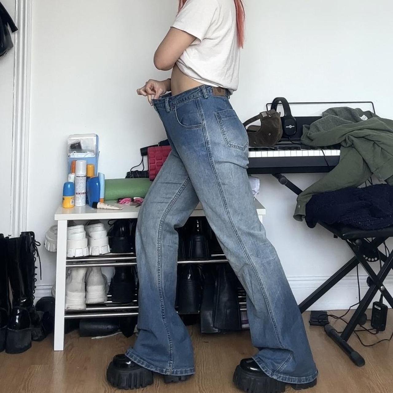 Vintage lose flare jeans. Length 104 cm, waist 78cm - Depop