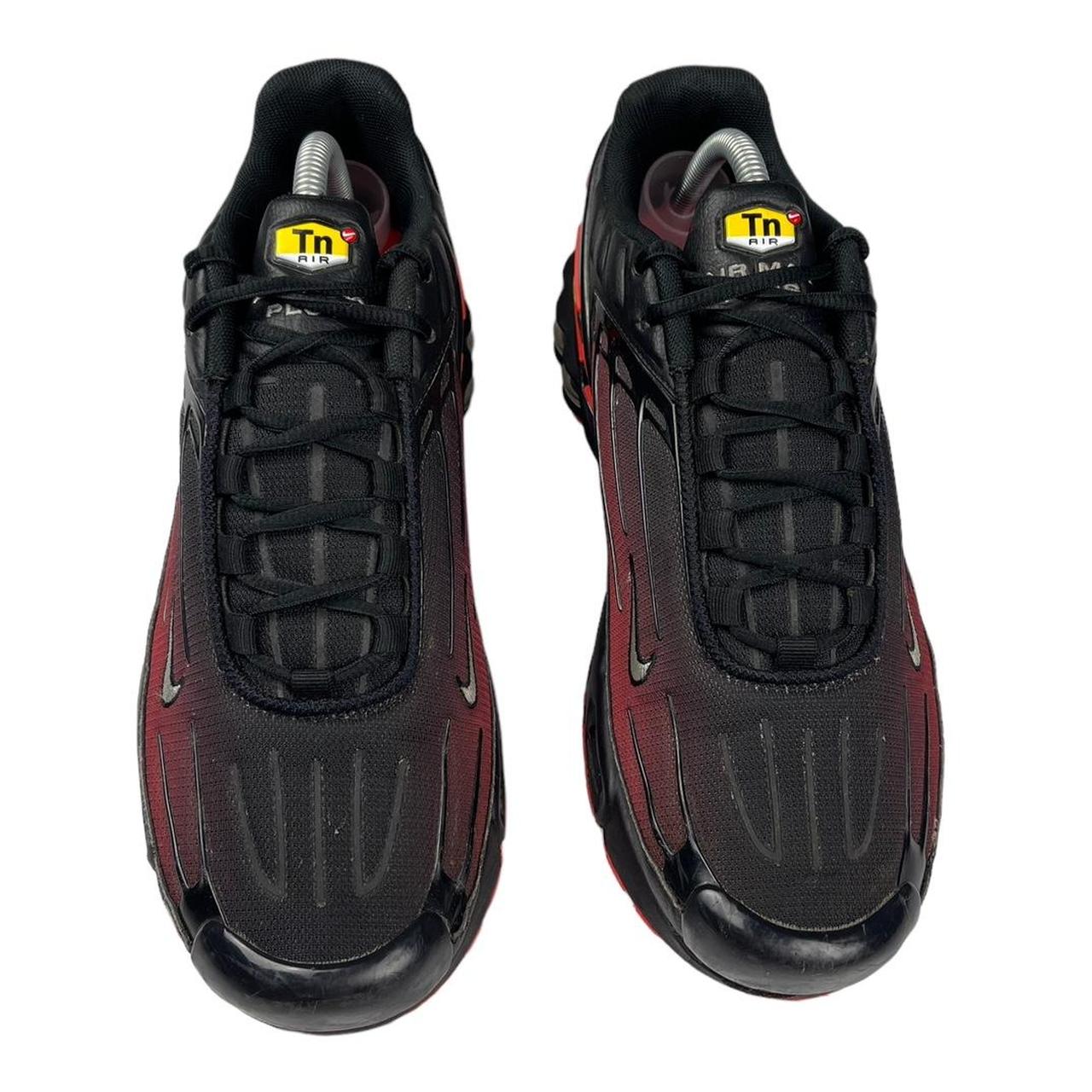 Nike Men's Black and Red Trainers | Depop