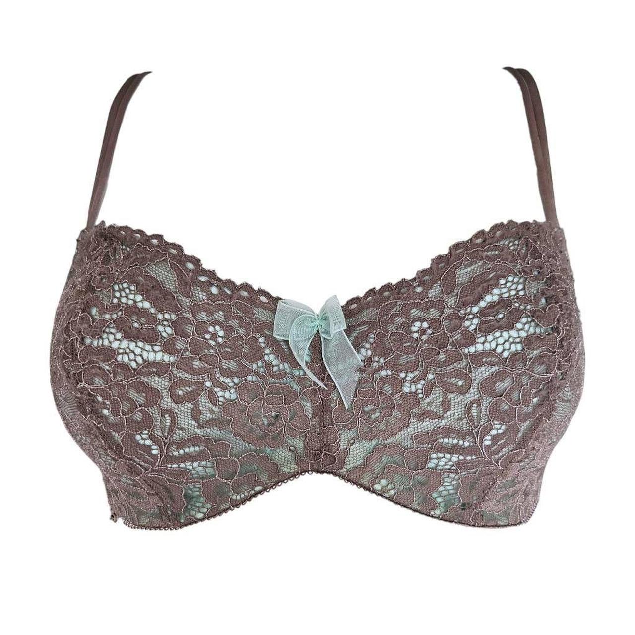 scene lace bow bra FEATURES: adorable sculpted... - Depop