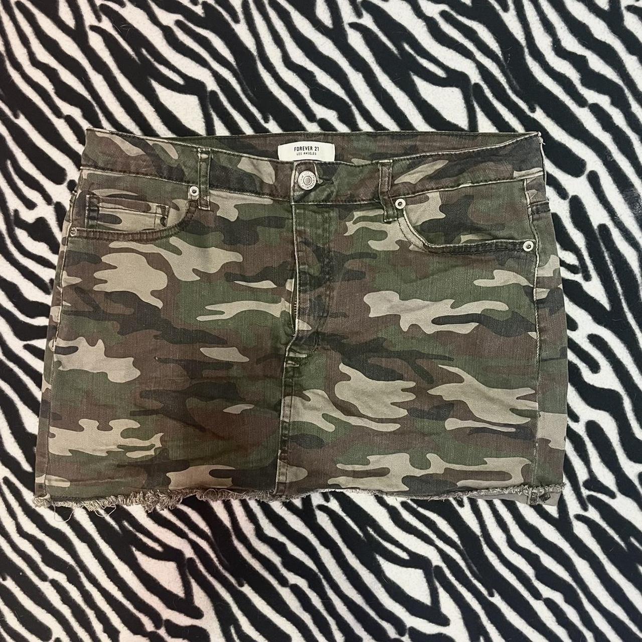 💵 Forever 21 camo mini skirt 💵 Size- 31 dm for any... - Depop