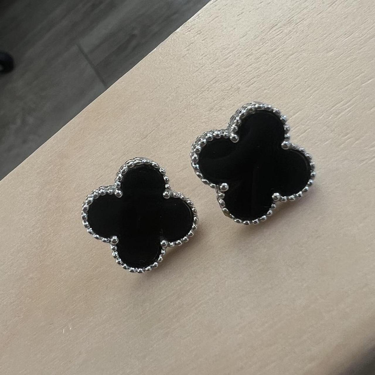 Van cleef style silver earrings - Depop