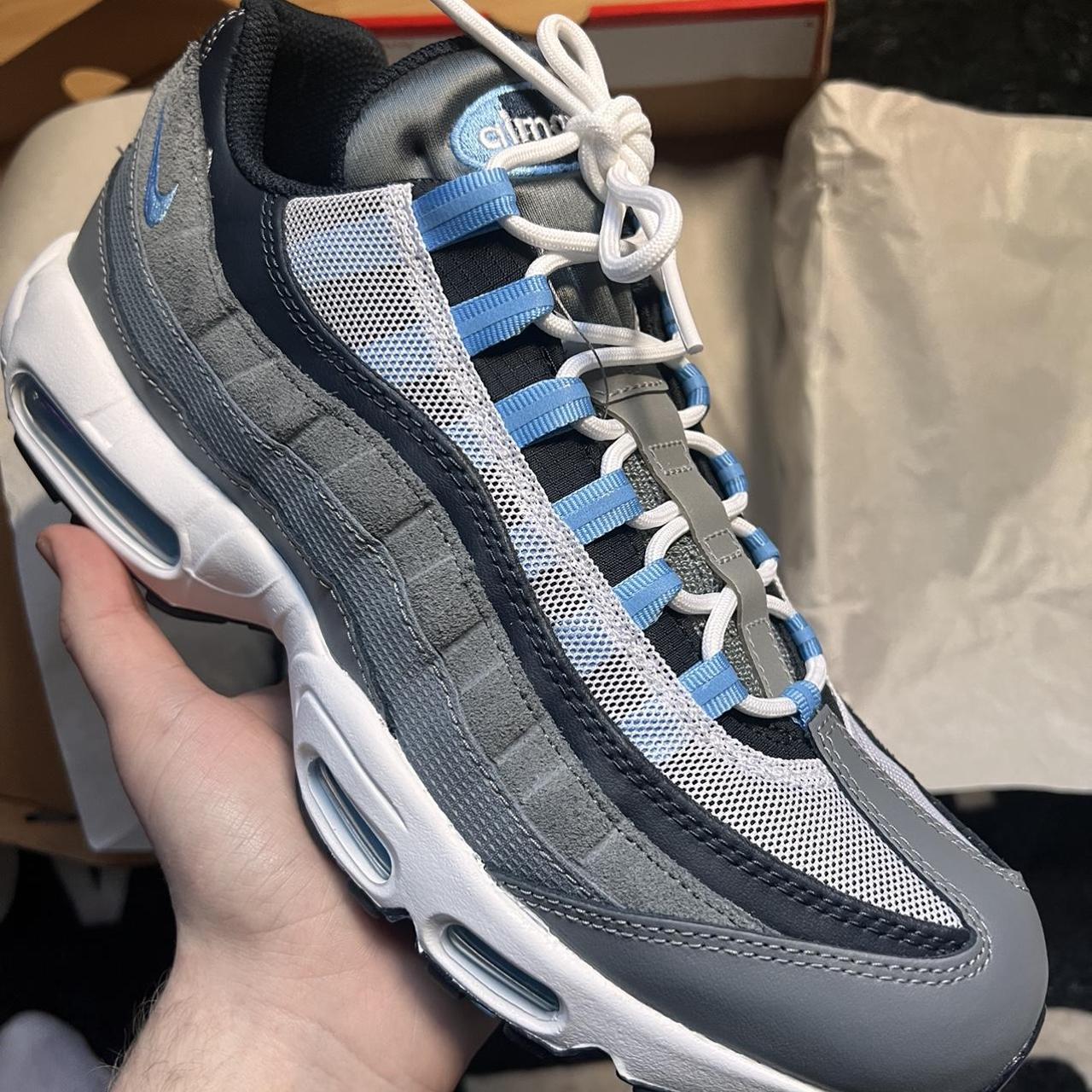 Nike Men's Grey and Blue Trainers | Depop