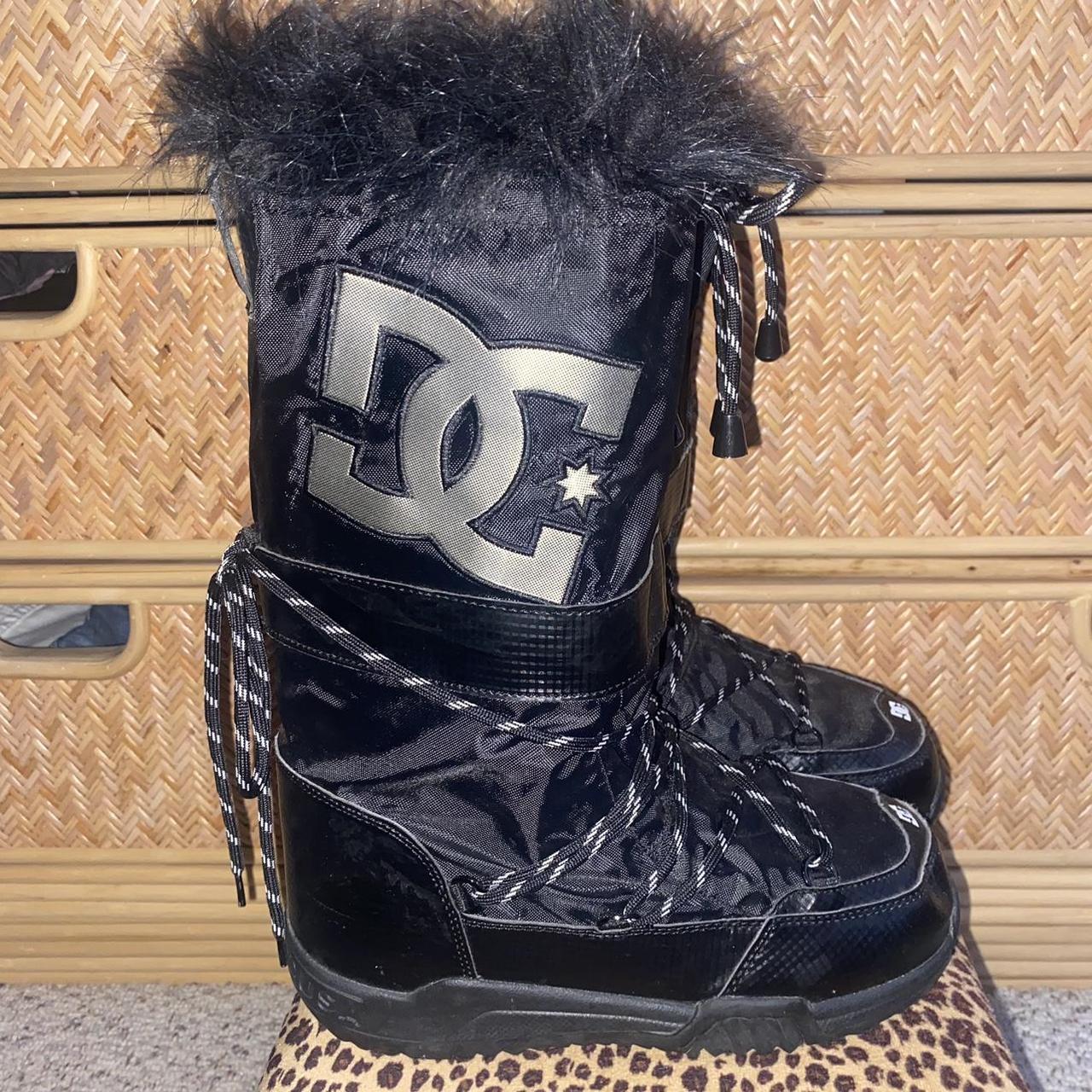 RARE deadstock DC snow boots with faux fur... - Depop