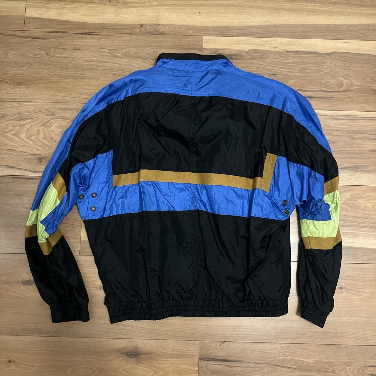 •vintage tail windbreaker jacket •size M - Depop