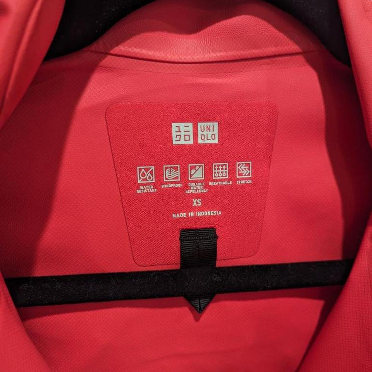 Red uniqlo coat. Very thin material! - Depop