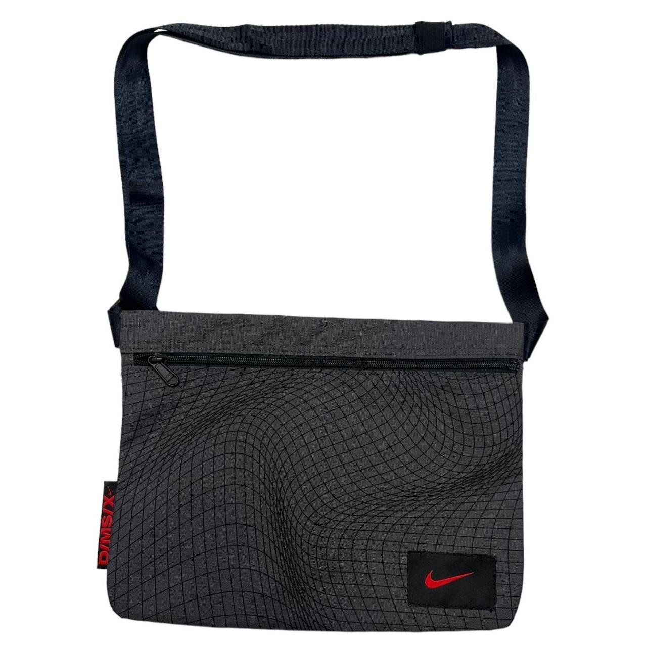 Nike DSMX Bag Sick piece, very rare 2000’s product... - Depop