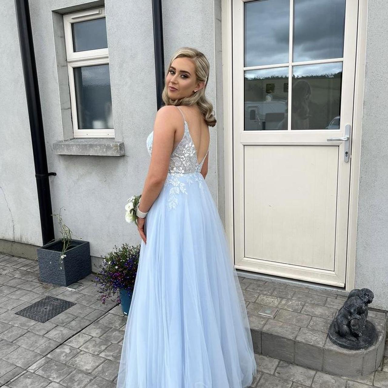 Selling this beautiful debs/ prom dress 😍😍. Very... - Depop