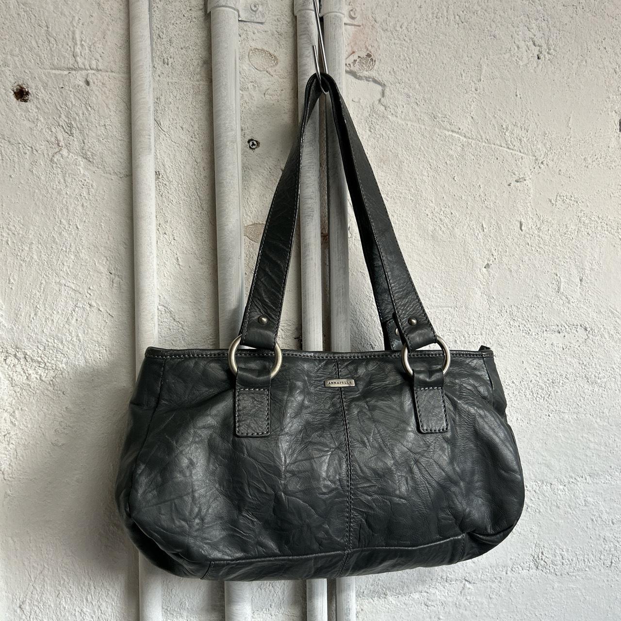 Y2K Anna pelle handbag Rectangular shape with zip... - Depop