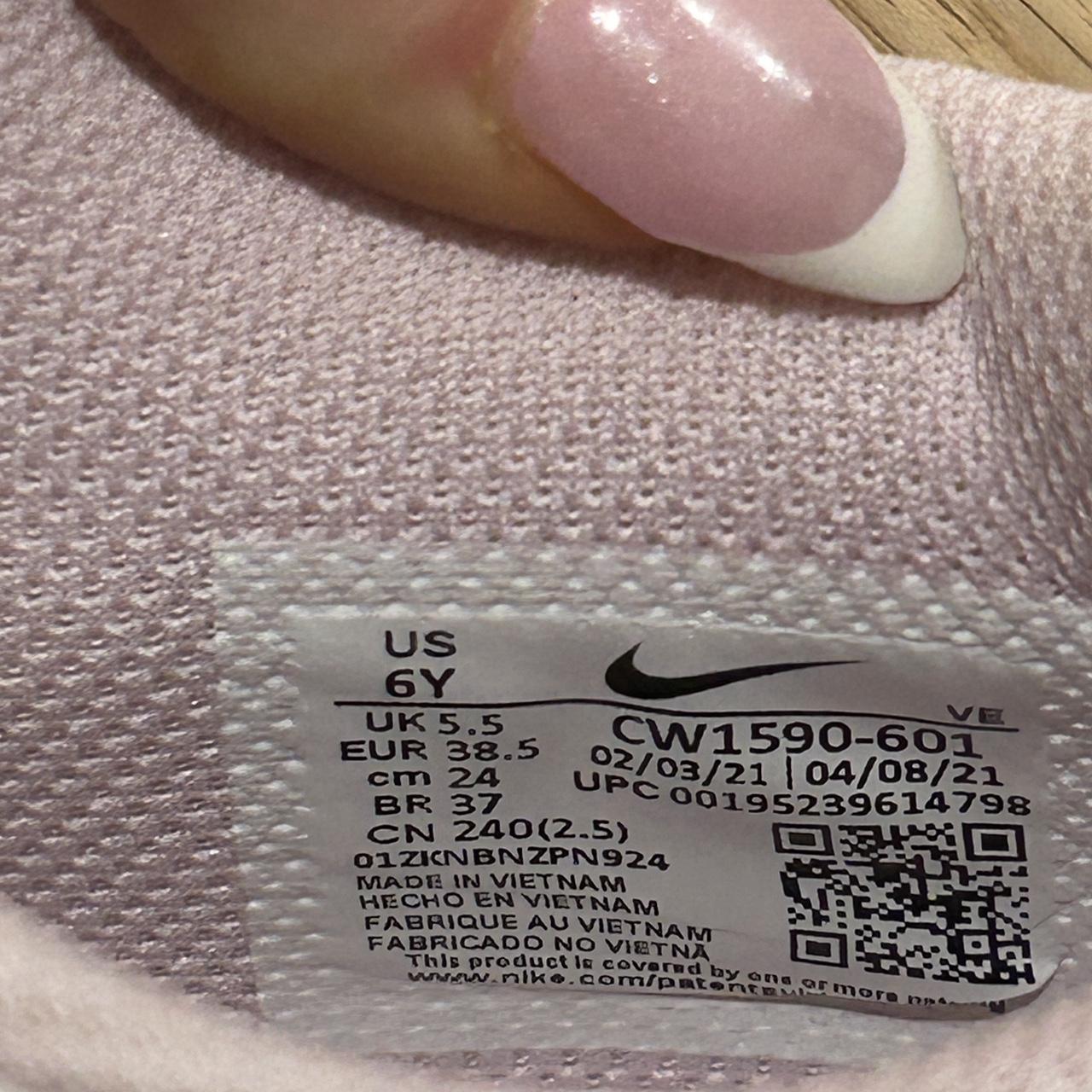 PINK FOAM NIKE DUNKS size 6 Y but fits a size 7.5... - Depop