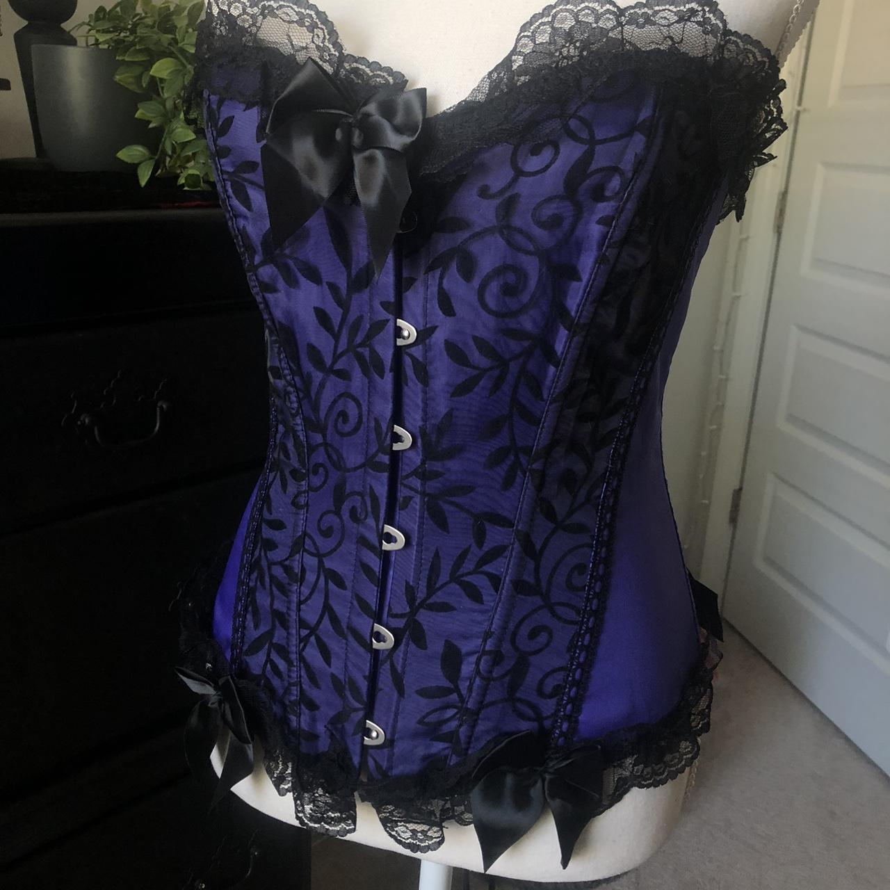 Gorgeous purple corset 😈 ~ Size m-l With pretty... - Depop