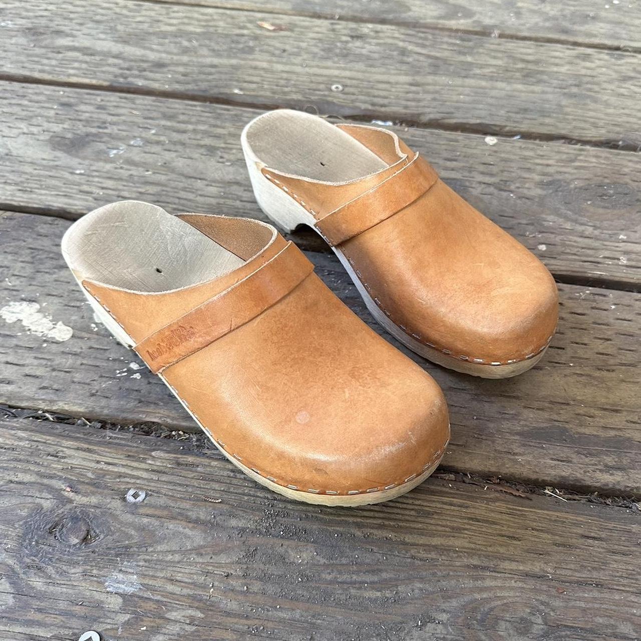 70s tan and cream leather clogs, size 6 Has some... - Depop