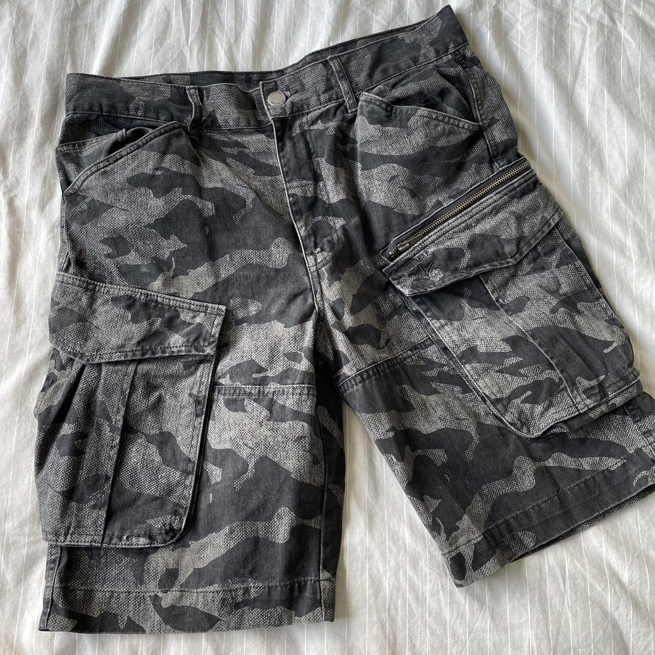 vintage y2k firetrap cargo shorts w34 size medium - Depop