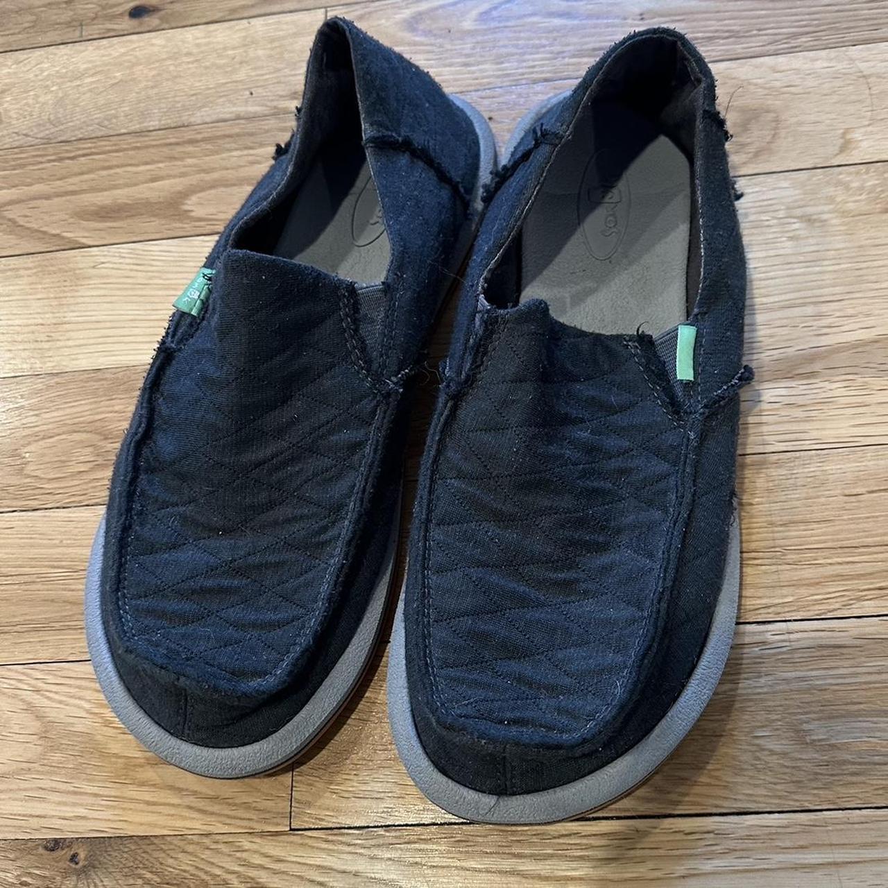 Dark grey Sanuks -size 6 - decently worn #Sanuks... - Depop