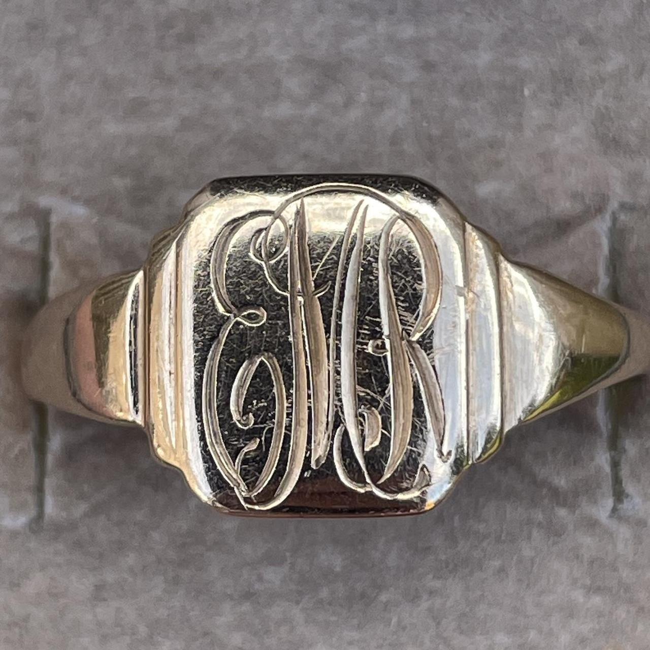 Vintage / antique 9ct gold signet ring Initials MR... - Depop