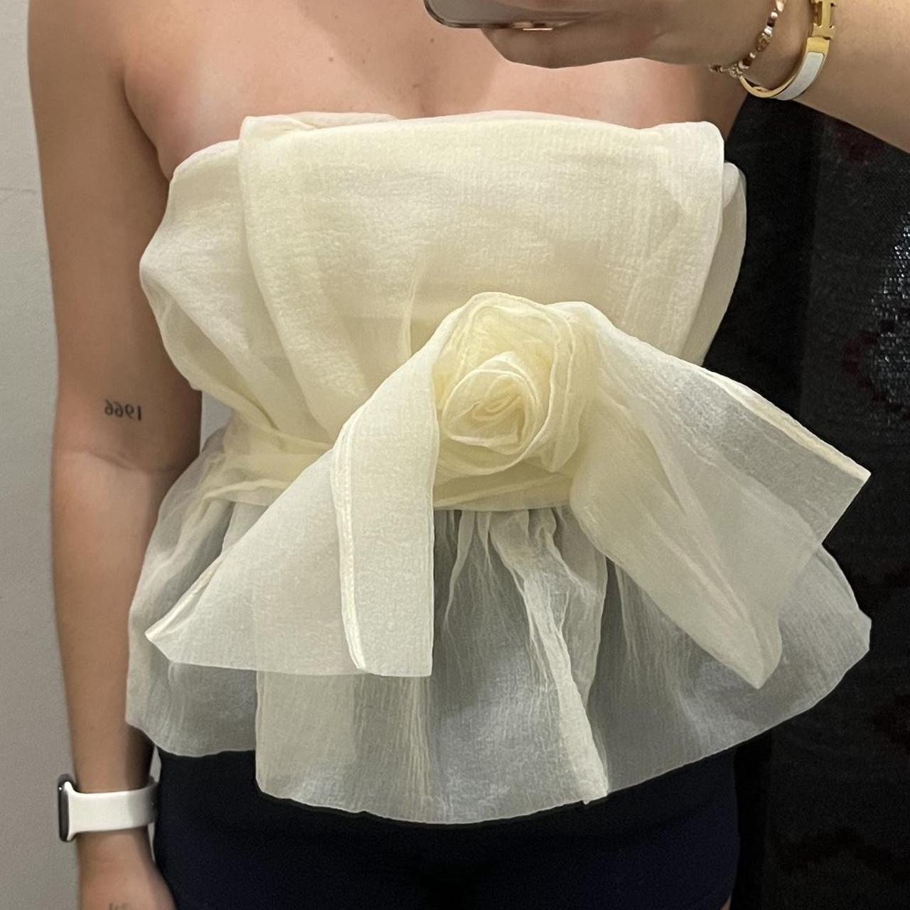 Cutest flower bow top, fits size 6-10- stretches at... - Depop