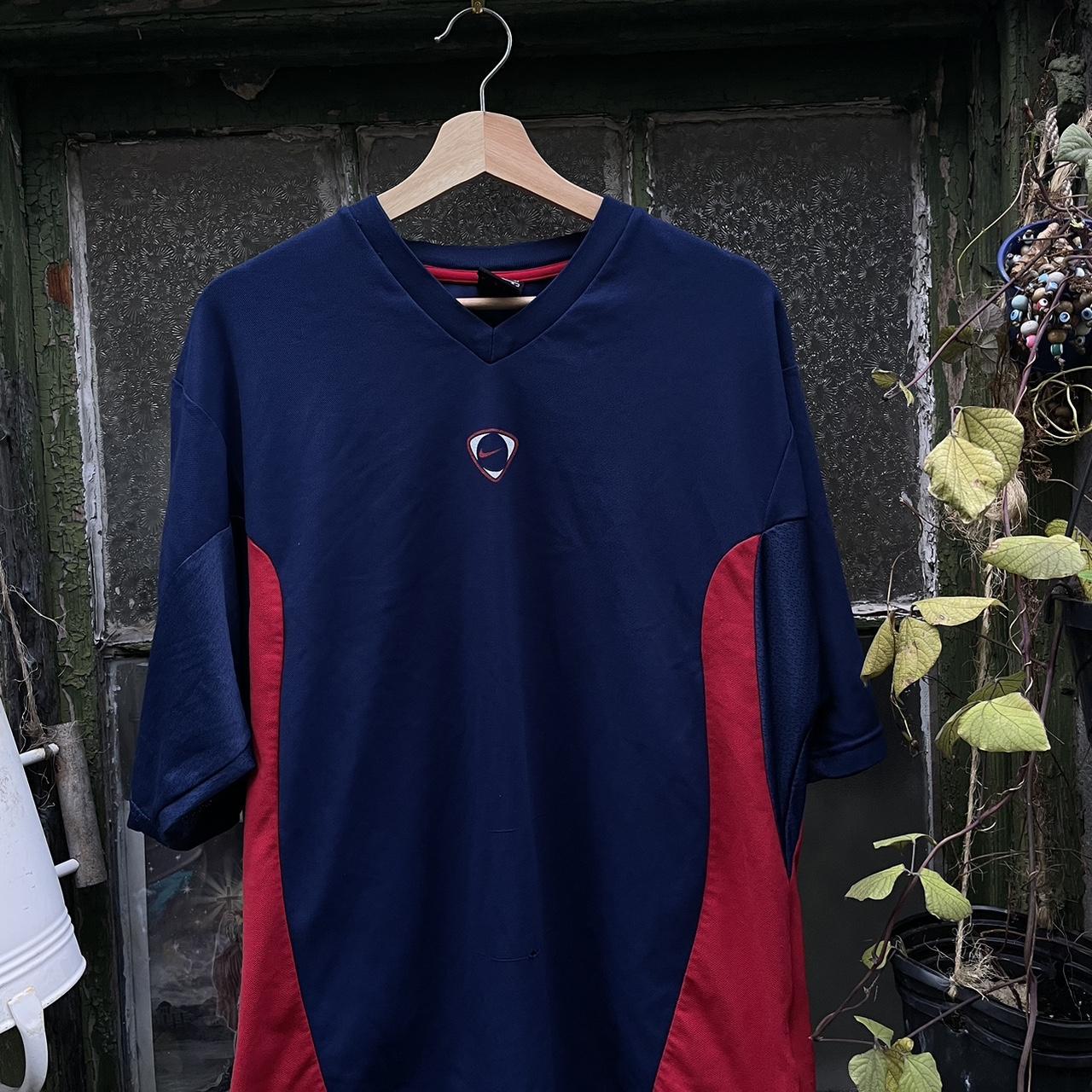 Vintage Nike training top... - Depop