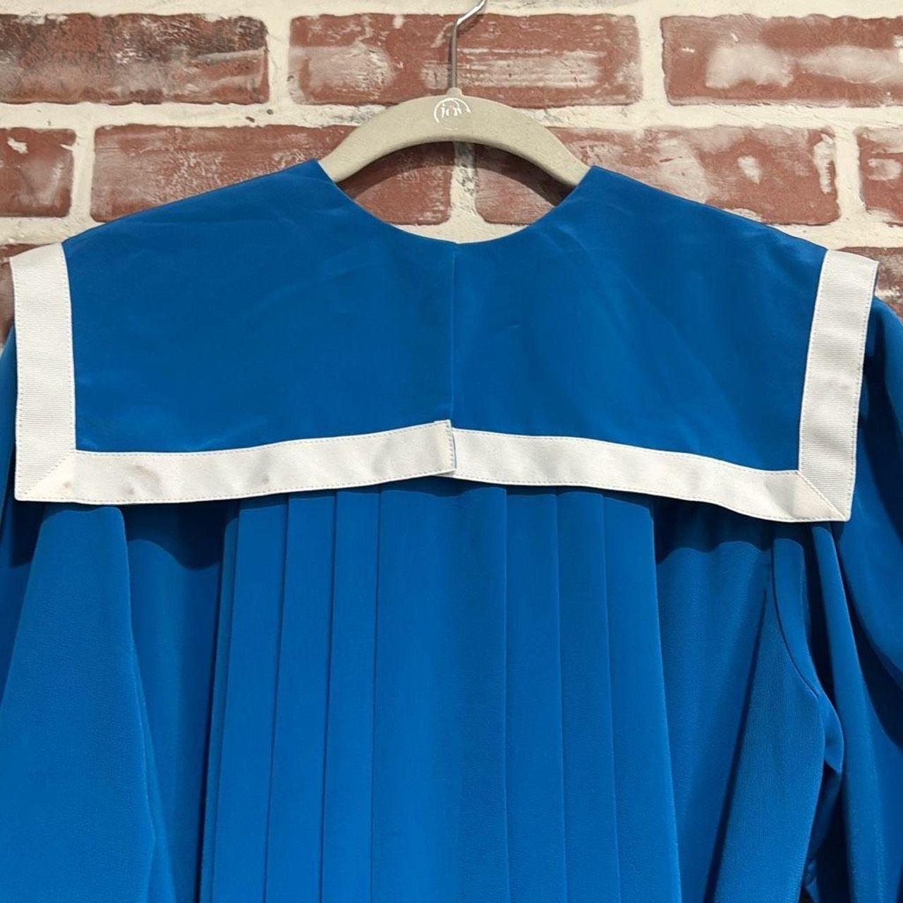 Frances Henaghan American Vintage Blue Pleated White... - Depop