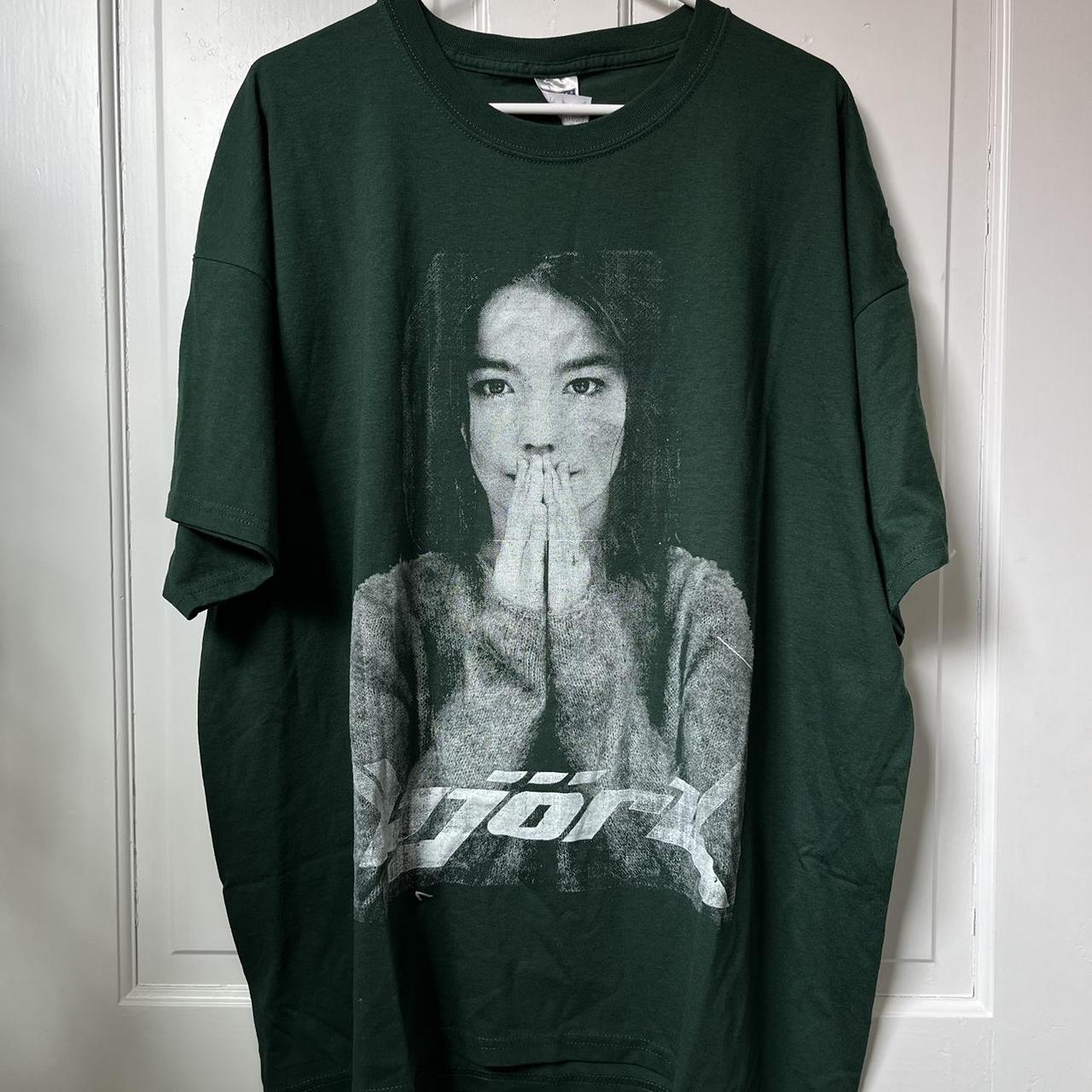björk tee heavyweight 3xl - Depop