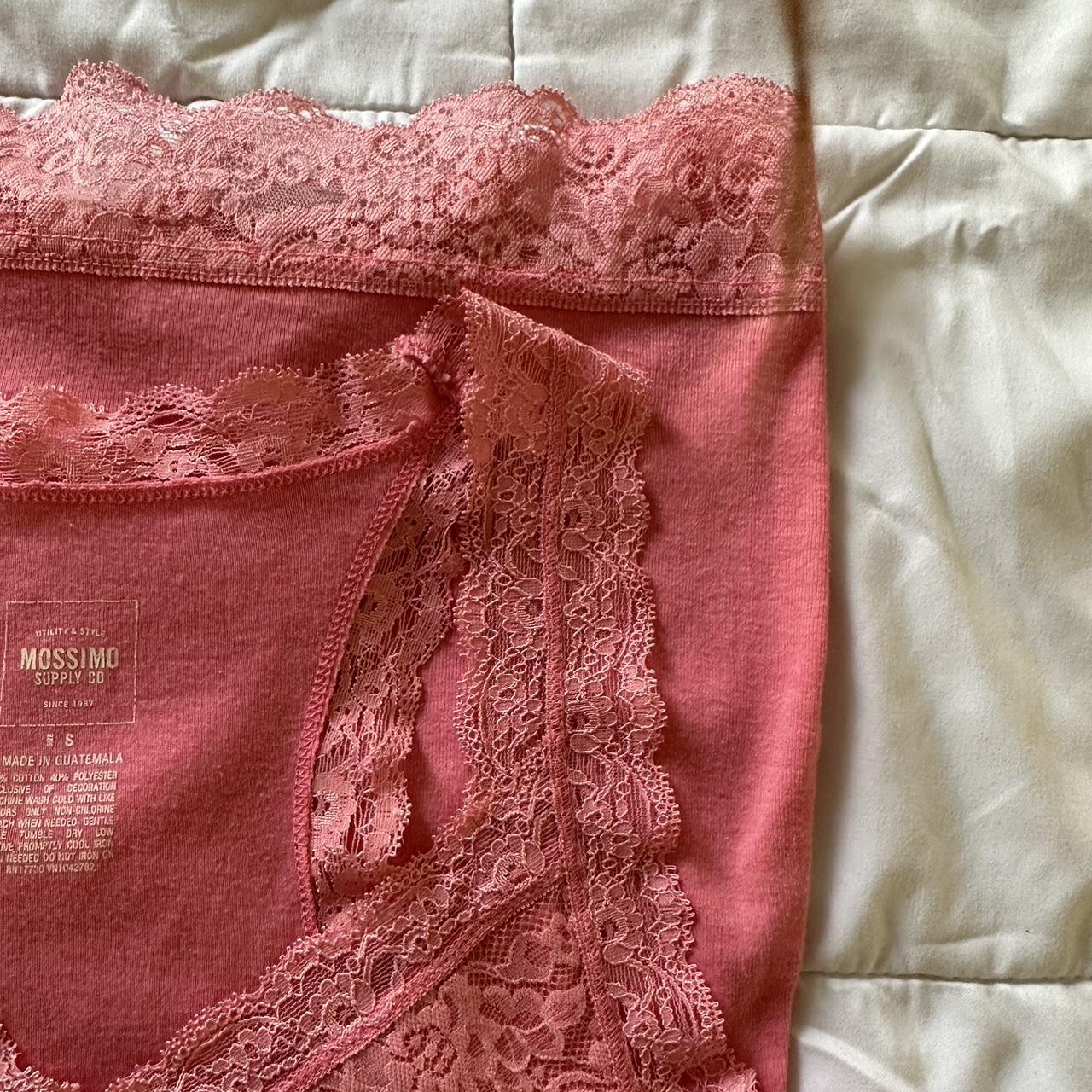 VINTAGE 2000s Mossimo razorback lacy tank. - Depop