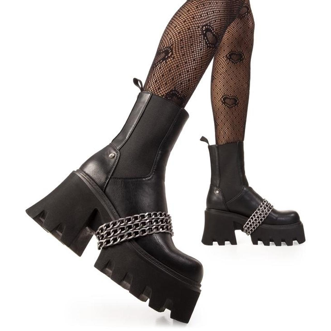 EVENING STROLL CHUNKY PLATFORM ANKLE BOOTS Never... - Depop