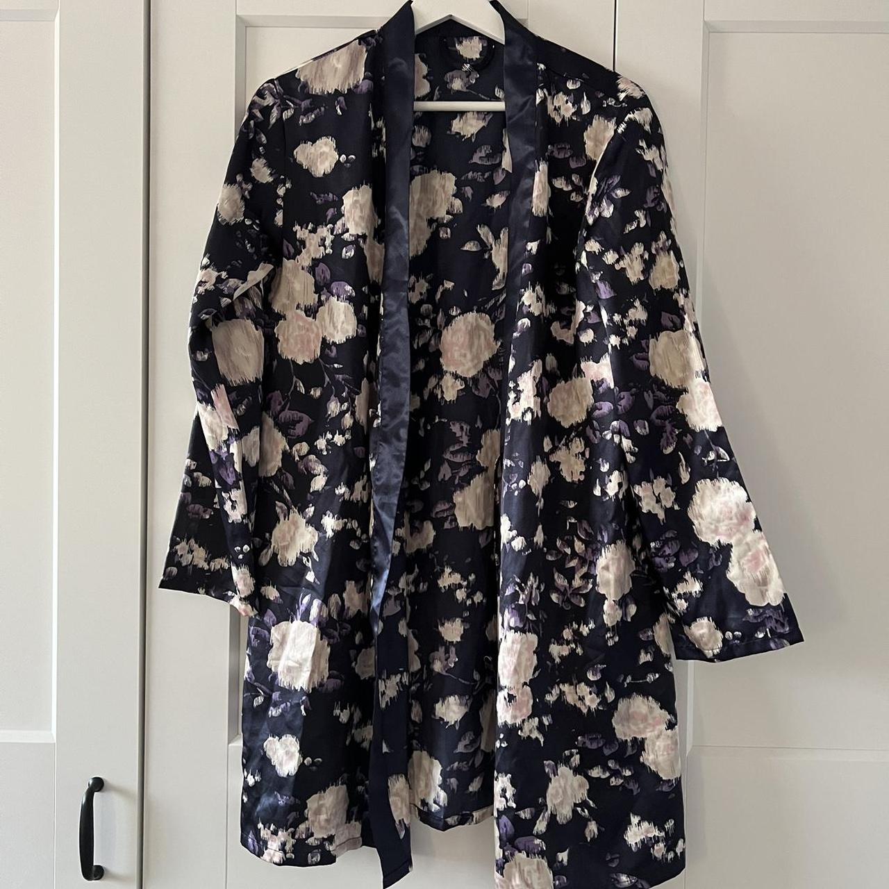 🌑 Dark Purple Floral Robe 🌑 One Size 🌑 Might be able... - Depop