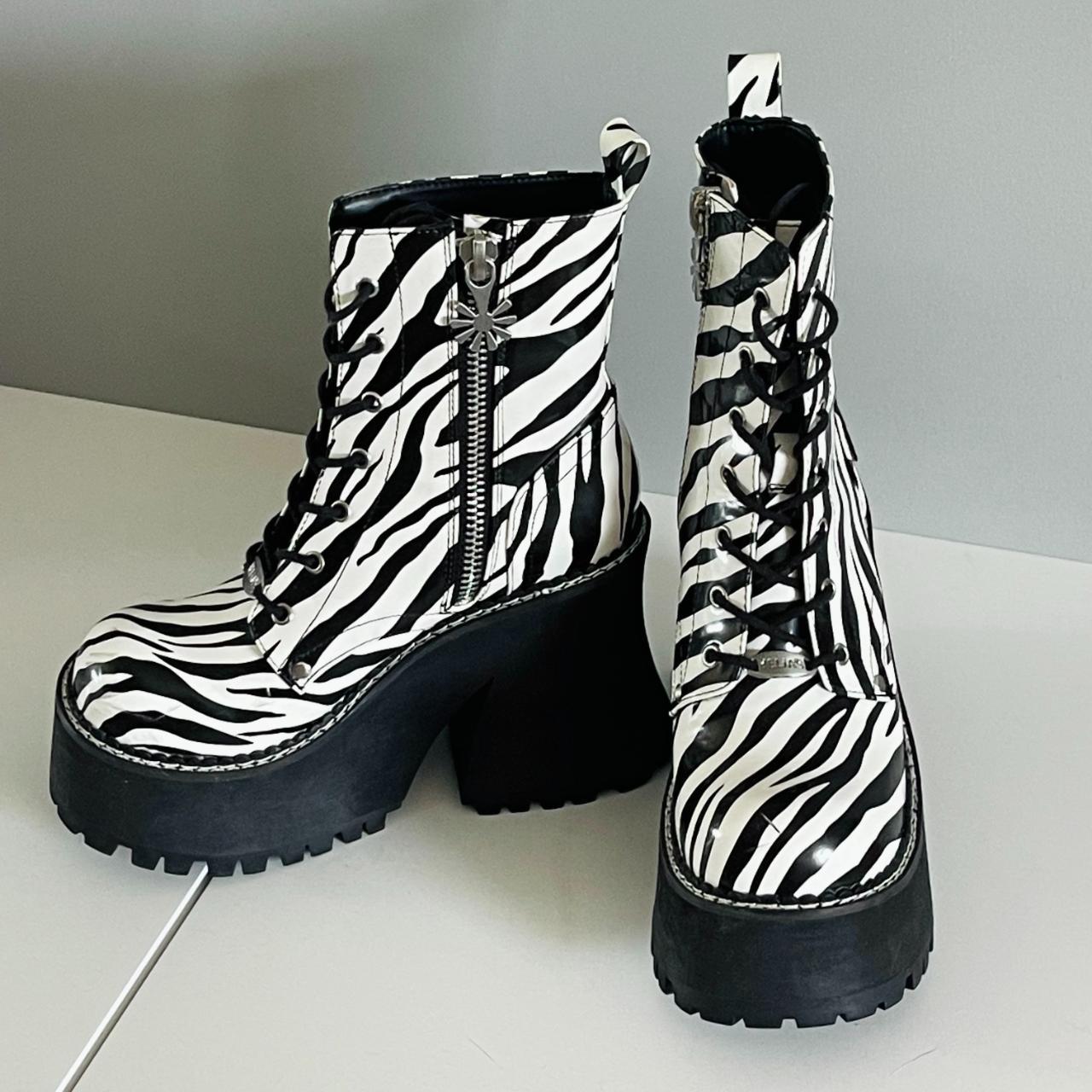 Delias Wild Animal Behavior Platform Boots UK... - Depop
