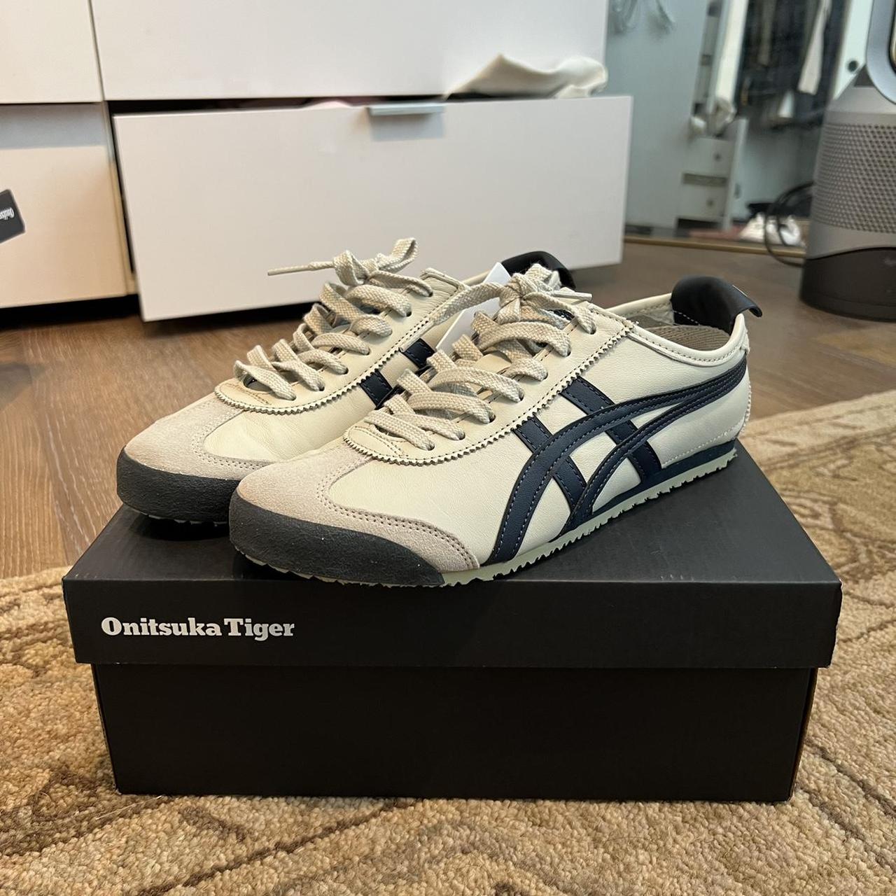 Onitsuka Tiger Women's Cream and Navy Trainers | Depop
