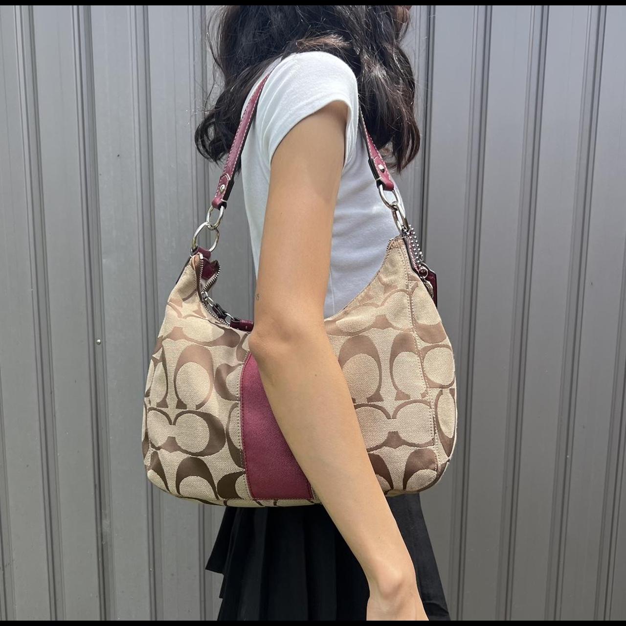 Coach F19281 Signature C shoulder bag In good... - Depop