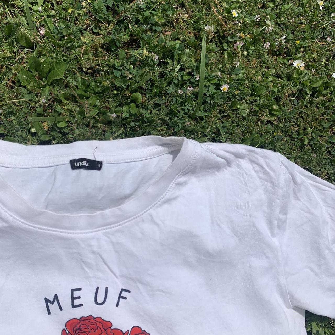 UNDIZ GRAPHIC CROPPED TEE IN GOOD CONDITIONS... - Depop