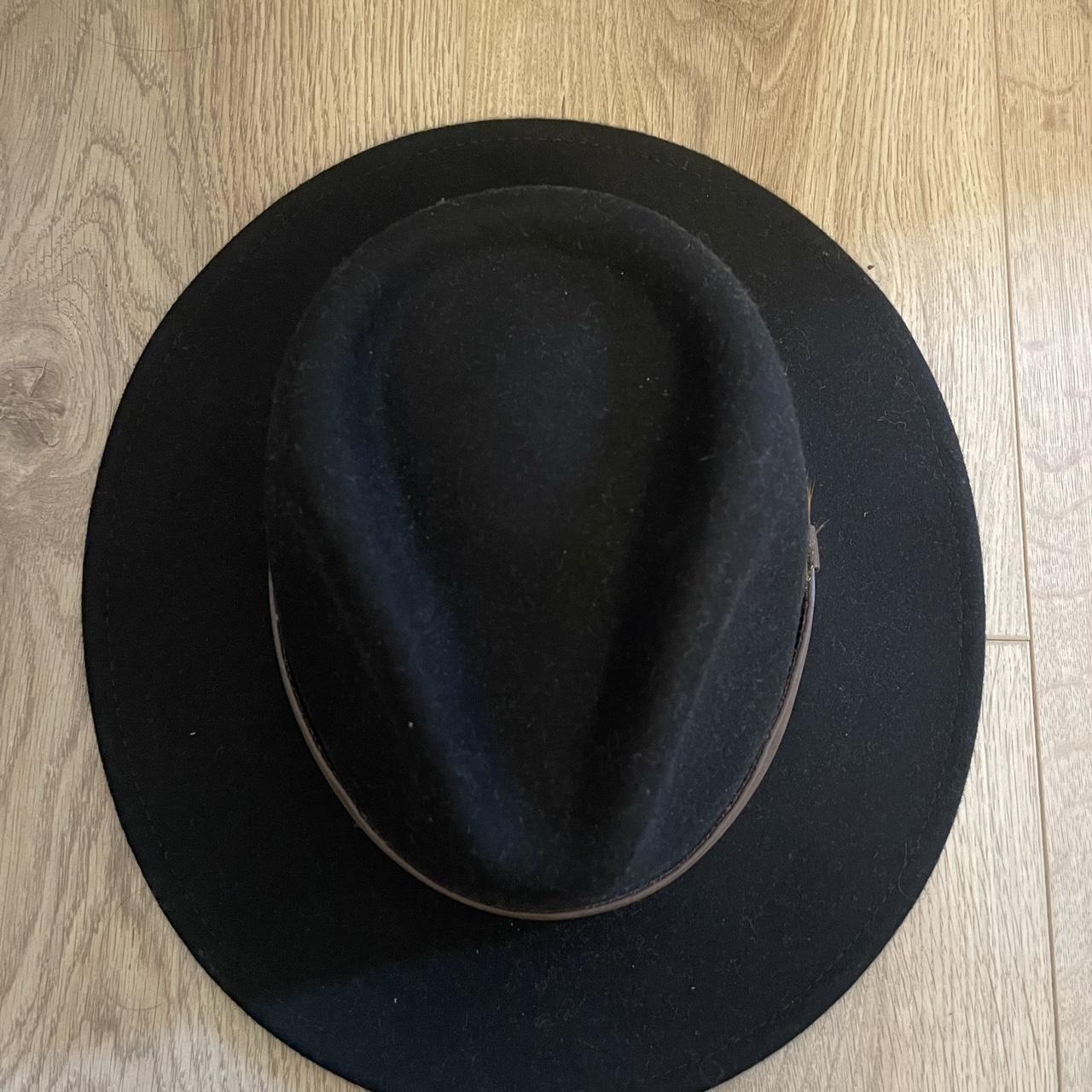 Beautiful black hat with feathers Size small Never... - Depop