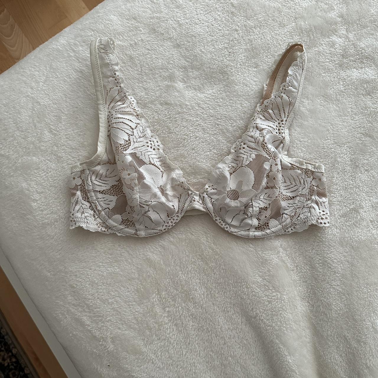 Aerie Women's Cream Bra | Depop