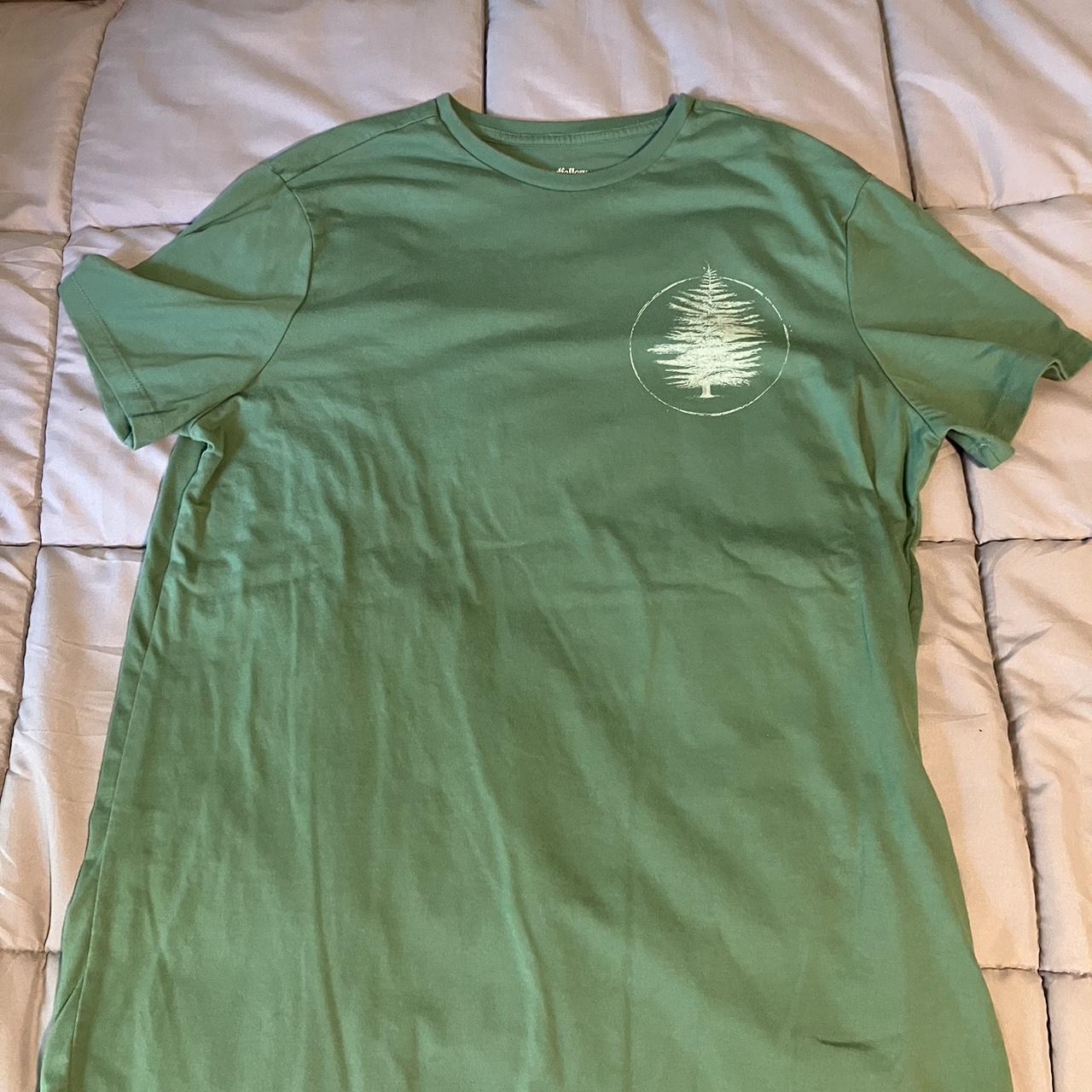 Goodfellow men’s green graphic t-shirt - Depop