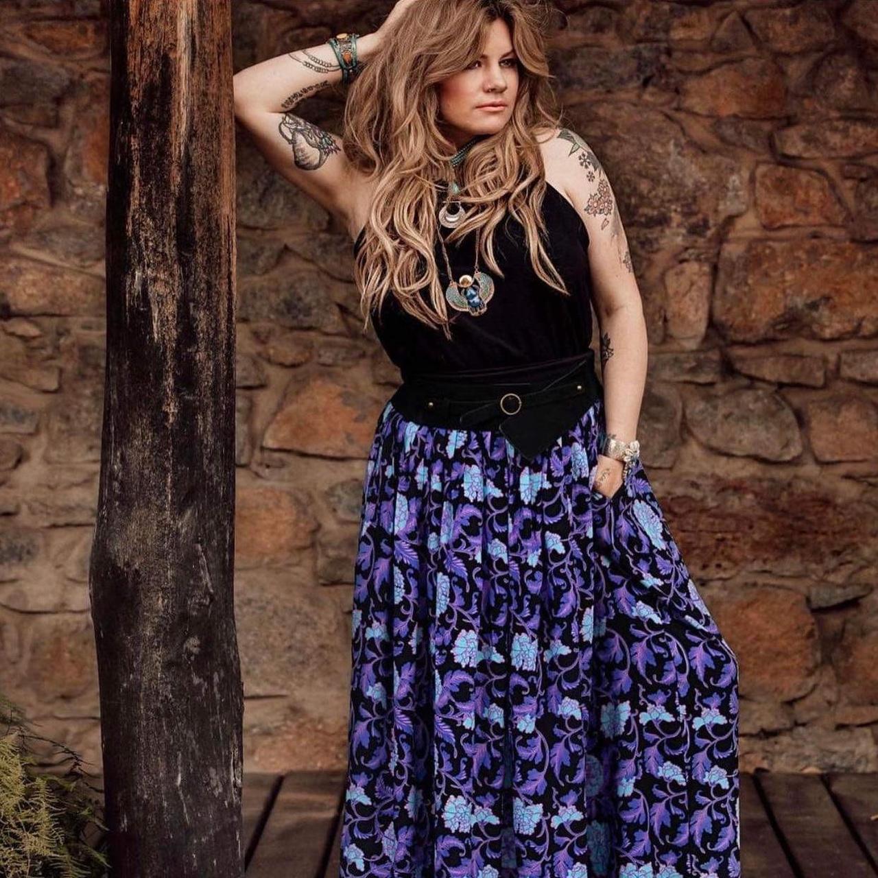 Queen the label “northern lights” skirt size 18... - Depop