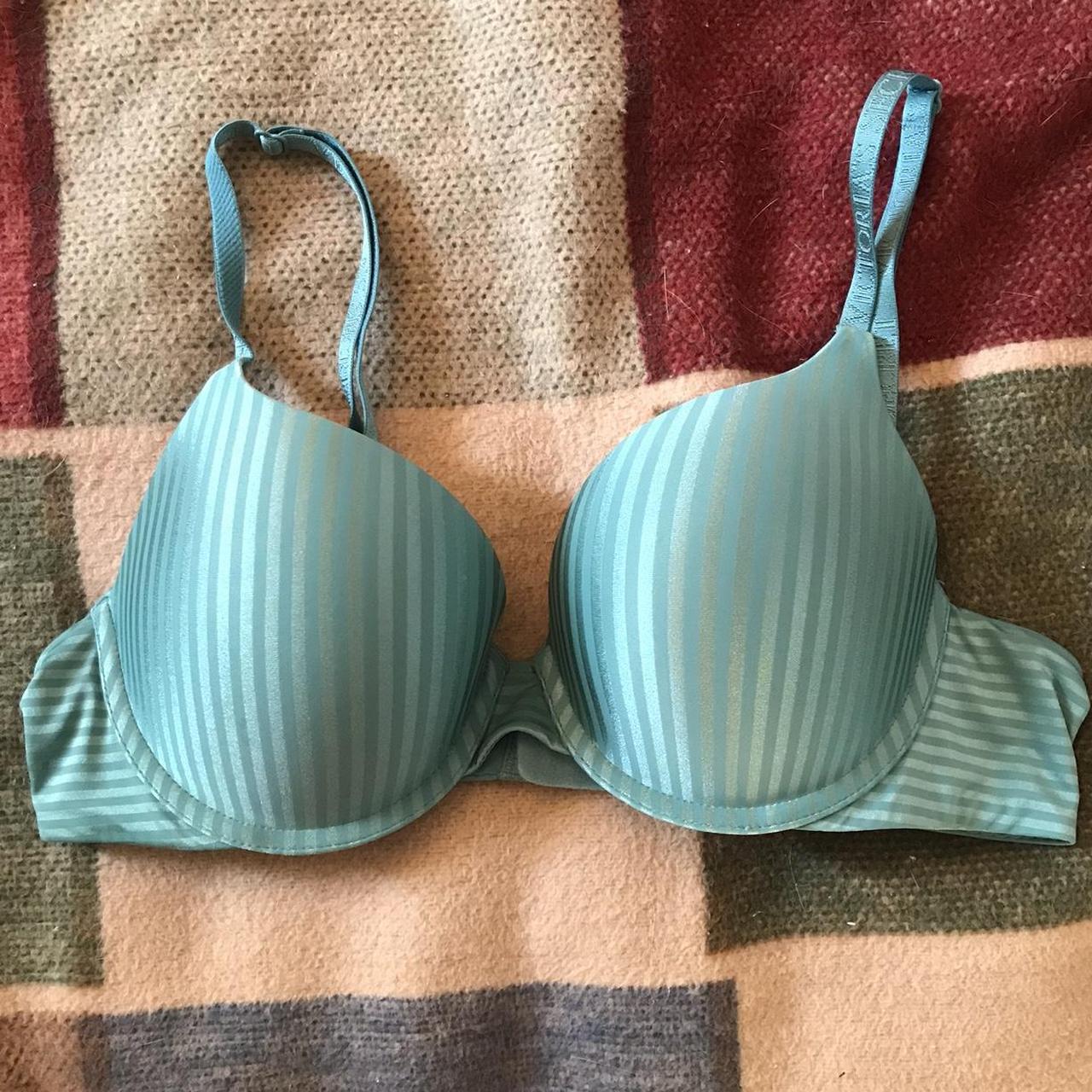Victoria secret push up bra size 36B, used max 5 times. - Depop