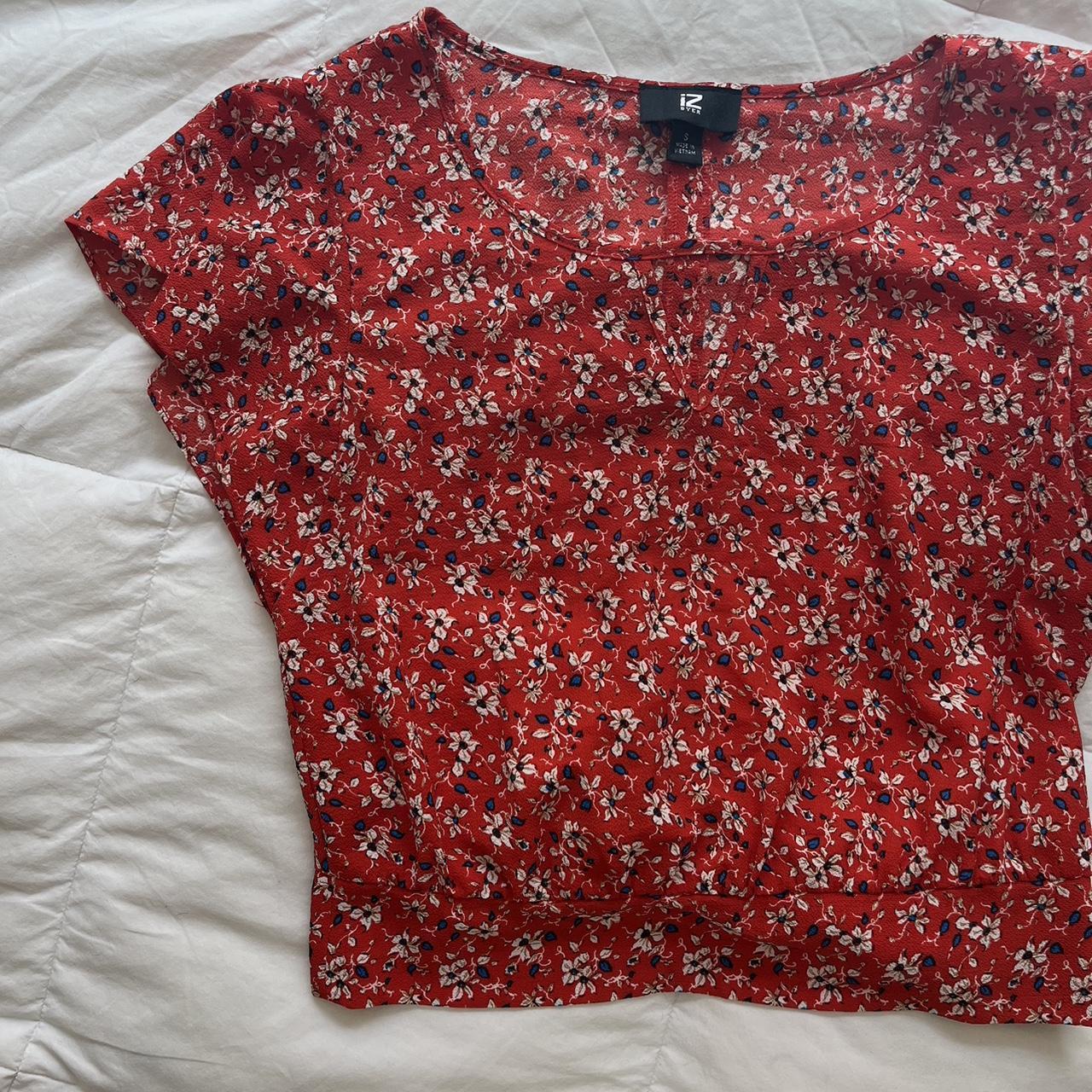 adorable vintage red flower top 🍒🍓🎀 tie back size... - Depop
