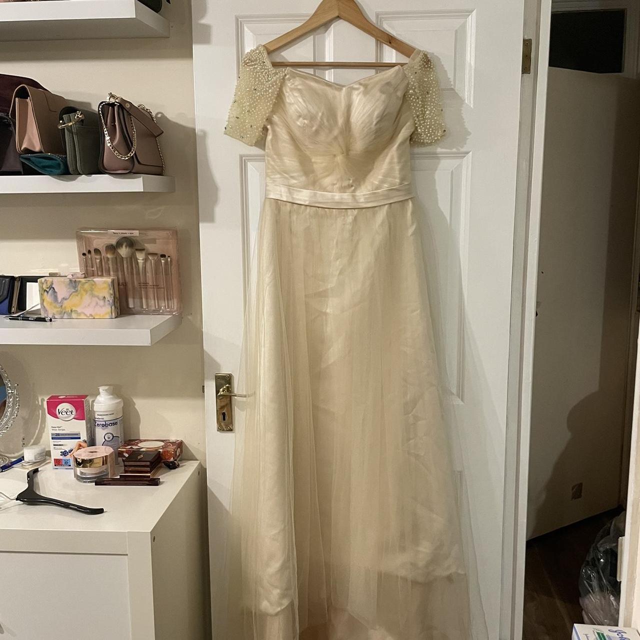 Custom made cream gown with tulle skirt and trail.... - Depop