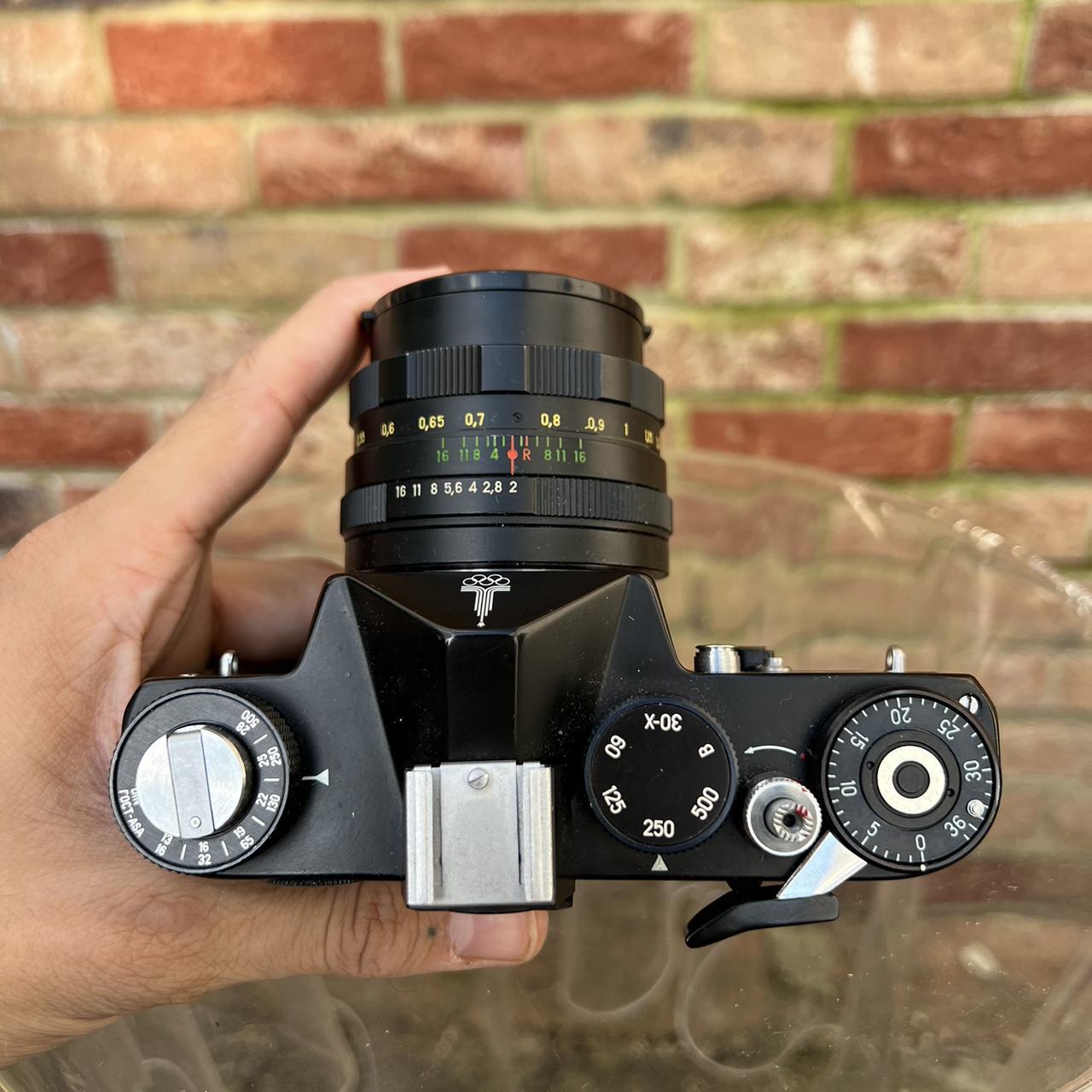 ZENIT 120mm FILM CAMRA Comes w/ leather case &... - Depop