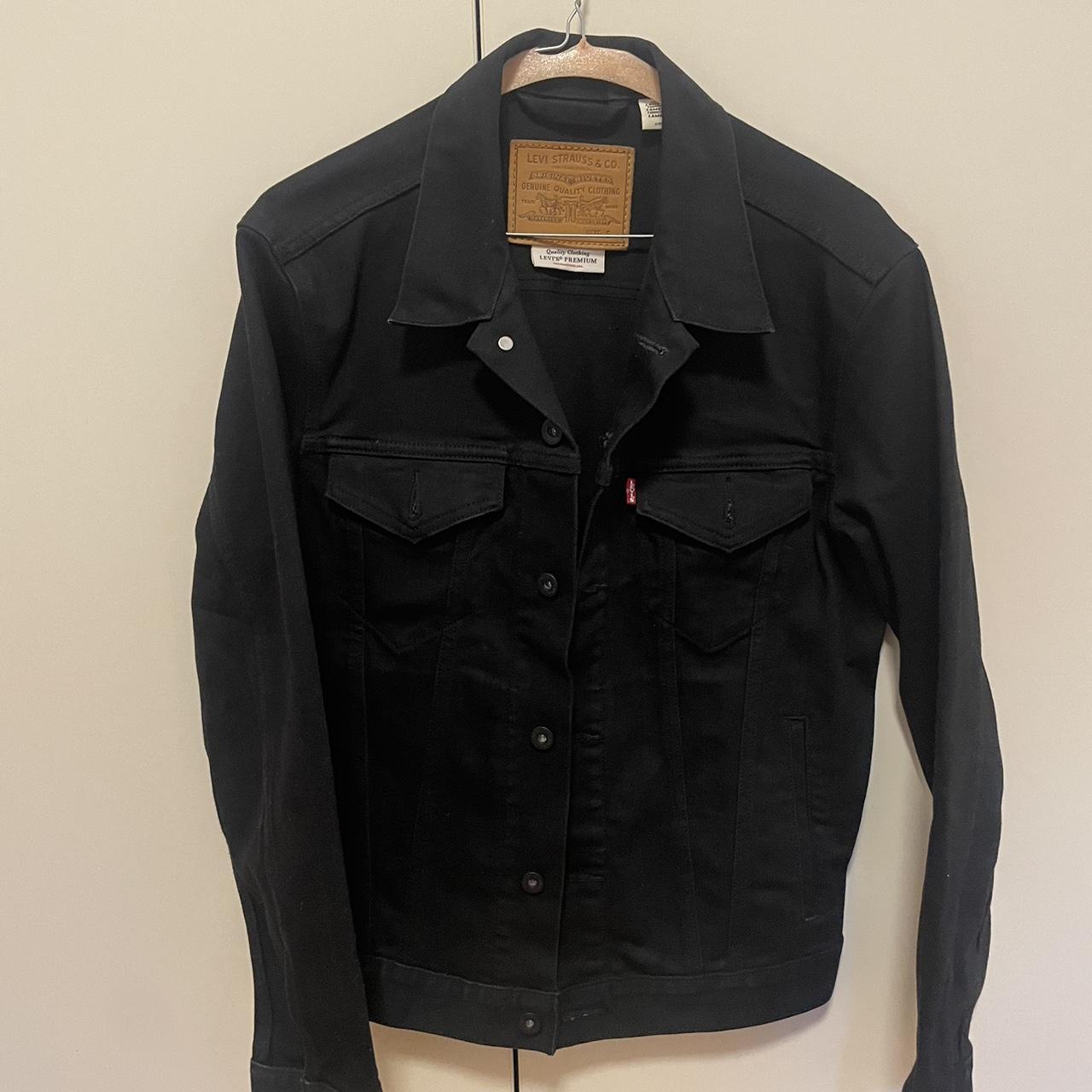 LEVIS Black classic denim jacket Size small - Depop