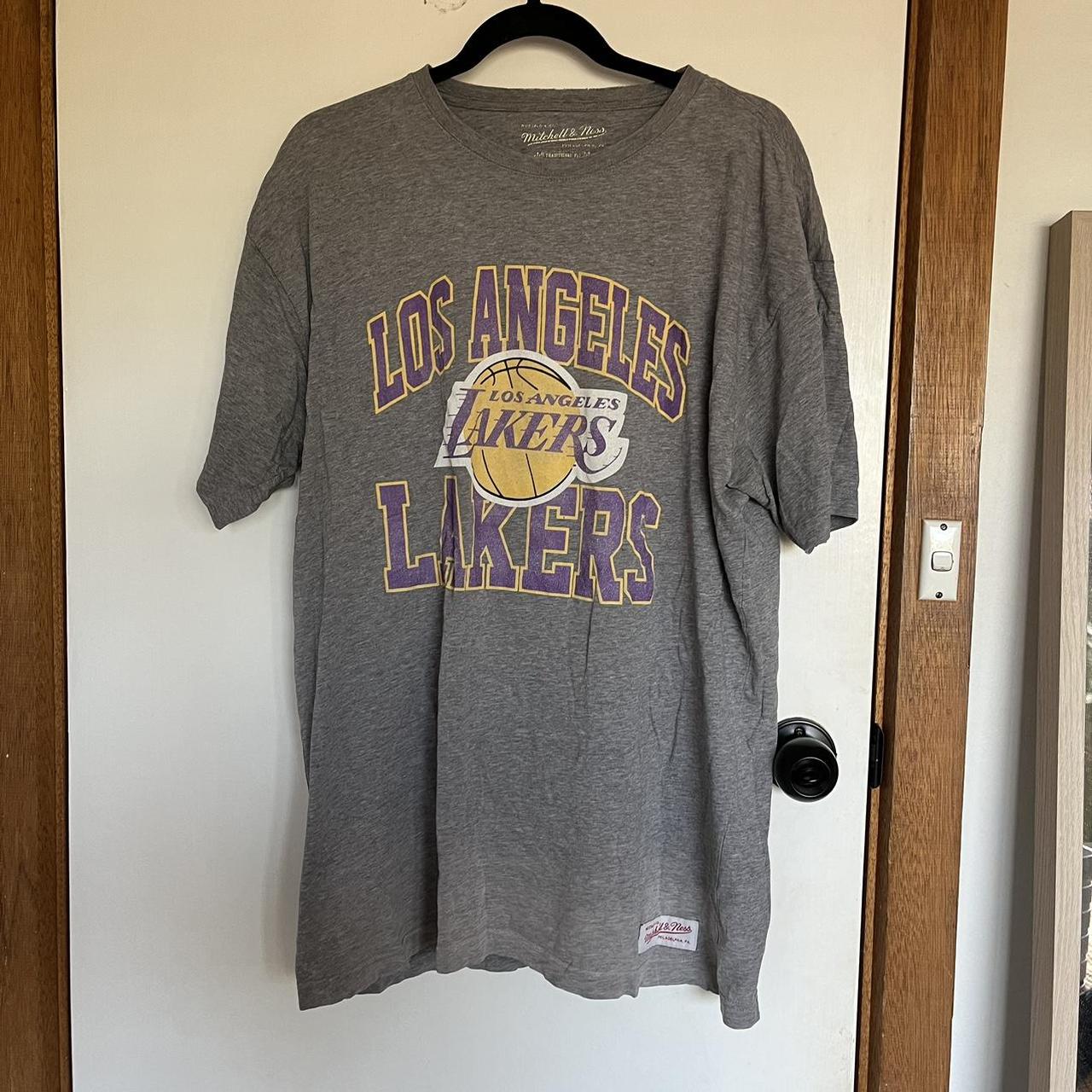 LA lakers T-shirt - Size XL - Depop