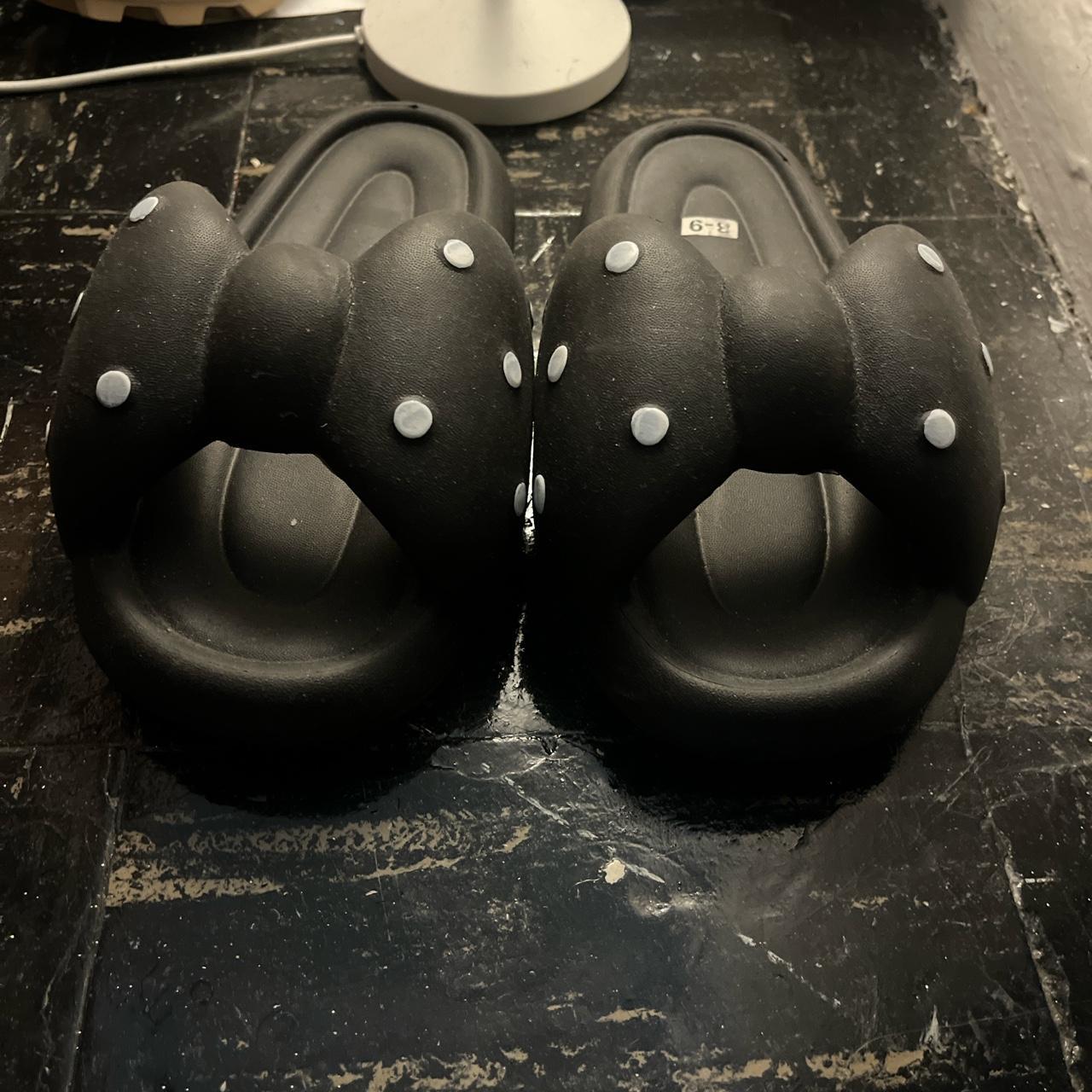 Adorable mini mouse slippers 🖤🤍🖤🤍🖤 - Depop