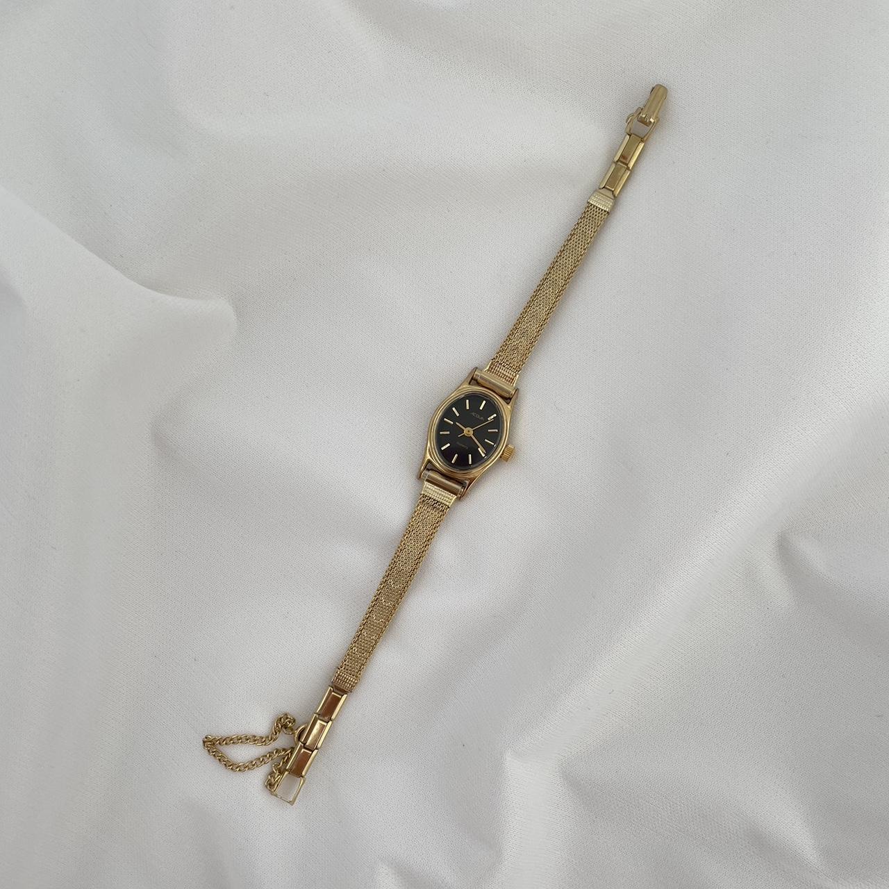 Gold heart watch -Dainty old money vintage gold... - Depop