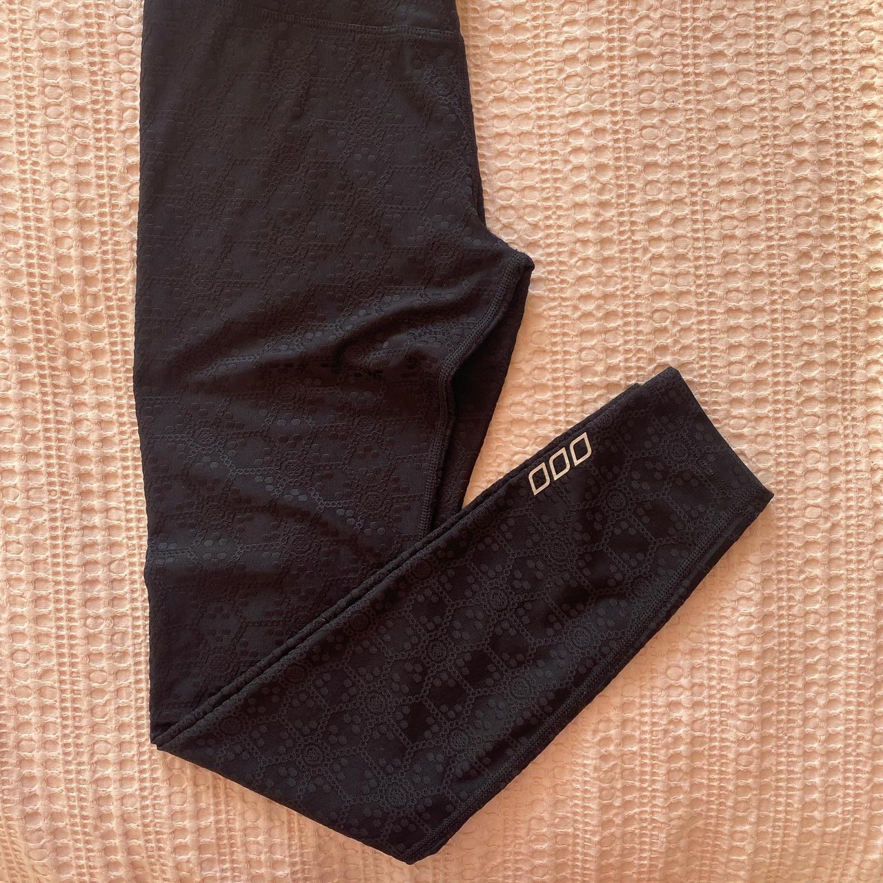 black patterned lululemon full length tights size... - Depop