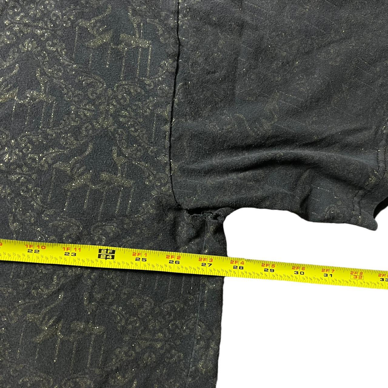 Unbranded Men's Black and Gold T-shirt | Depop