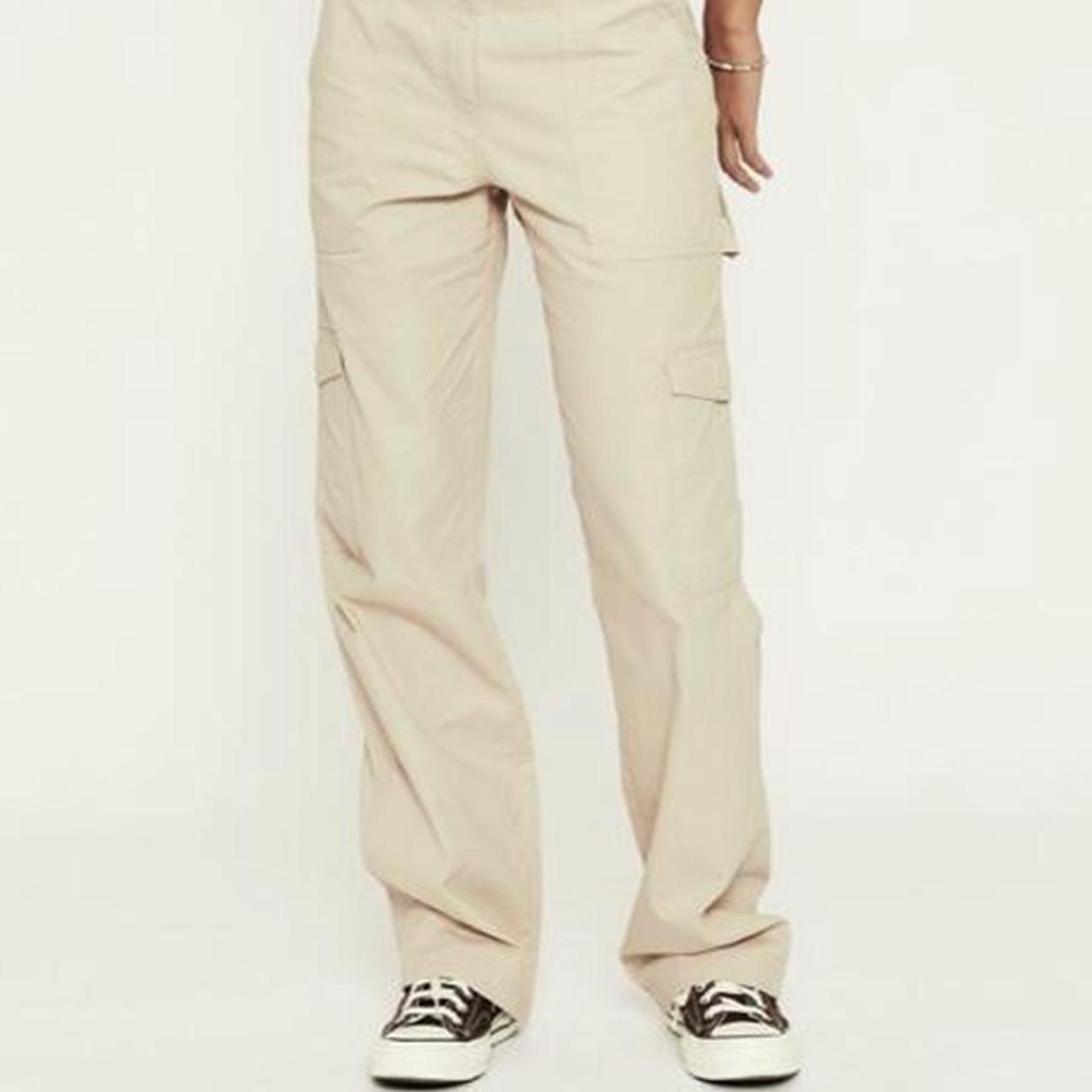 Mikayla Cargo Pants Supre Size 8 Worn a couple... - Depop