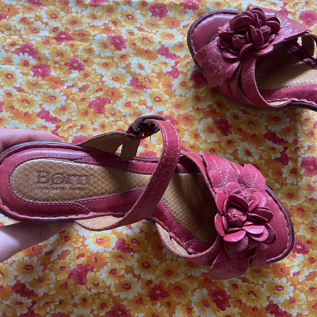 vintage little red flower heels! best fit a womens... - Depop