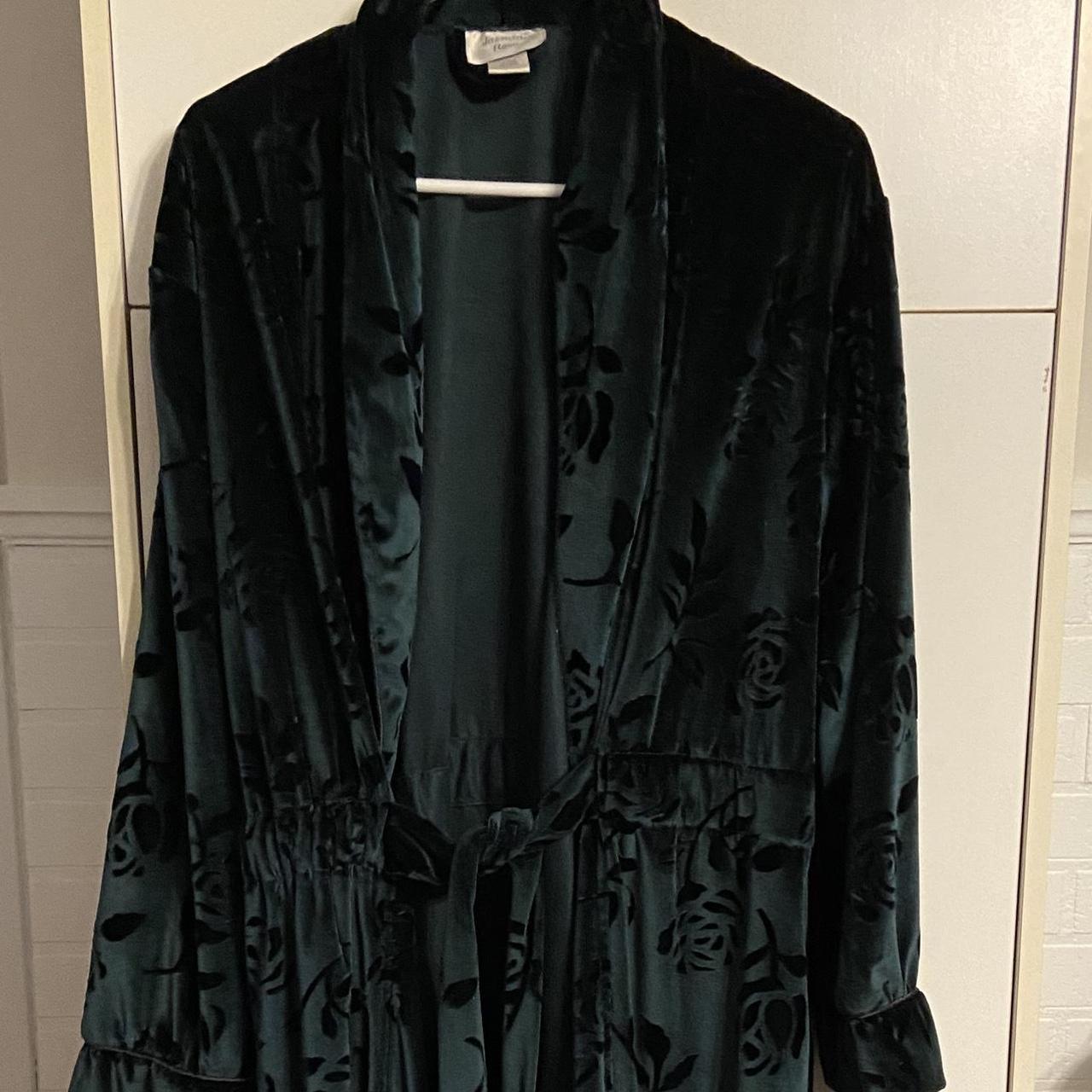 Gorgeous emerald green velvet robe with rose design.... - Depop