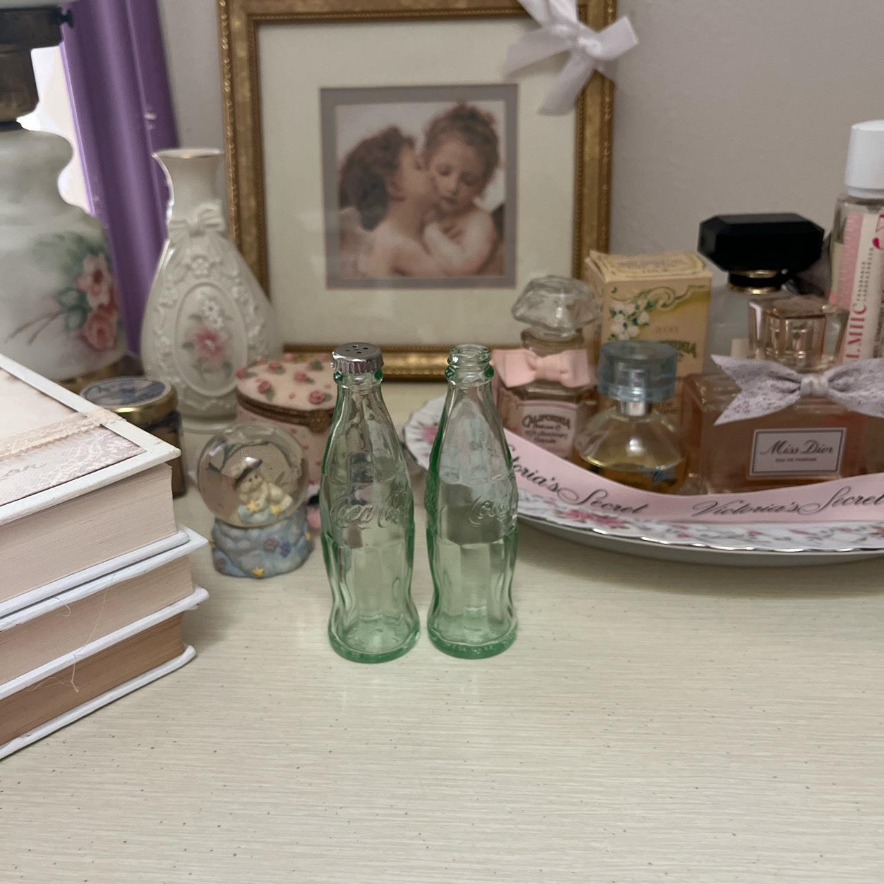 Shabby chic vintage Coca Cola salt shaker set ୨♡୧... - Depop