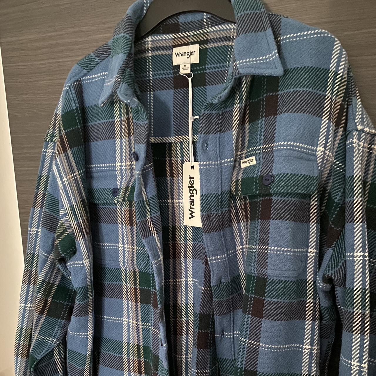 Wrangler blue checkered shacket (M) with buttoned... - Depop