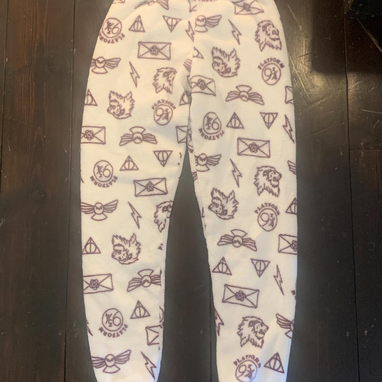 Harry potter pyjamas - size 6-8 super comfy and soft - Depop