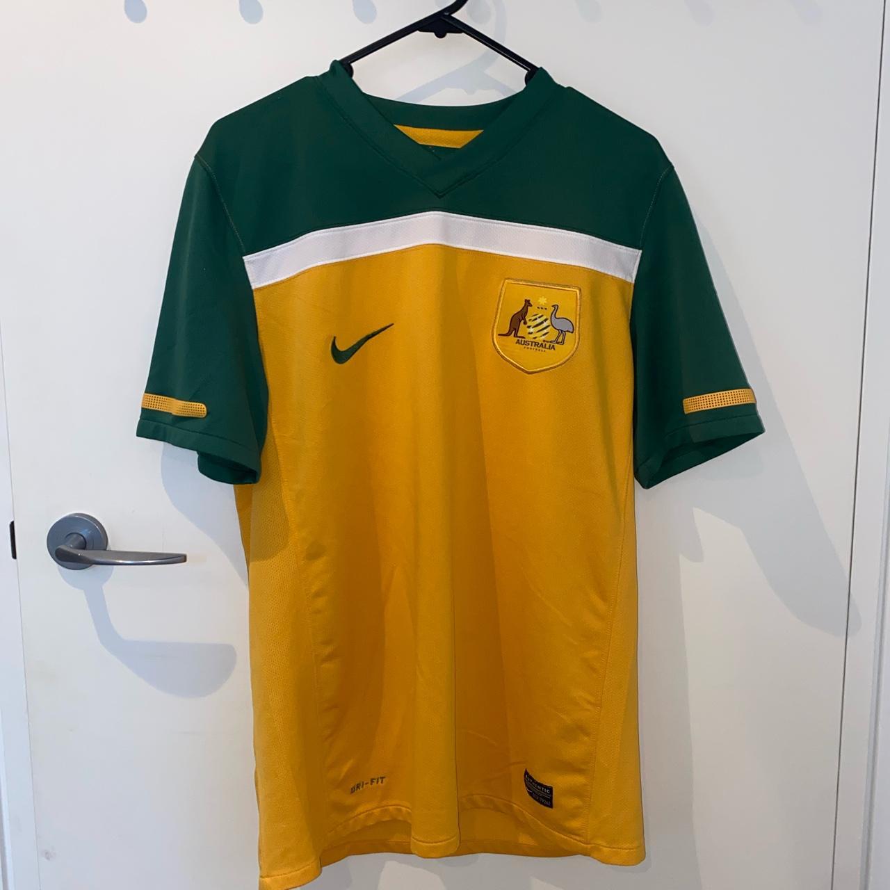 Extremely beautiful vintage 2010 Australia Football kit - Depop